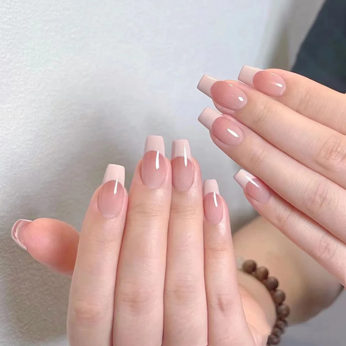 24pcs Set White Long Almond Fake Nails Art Black Heart Oval Artificial