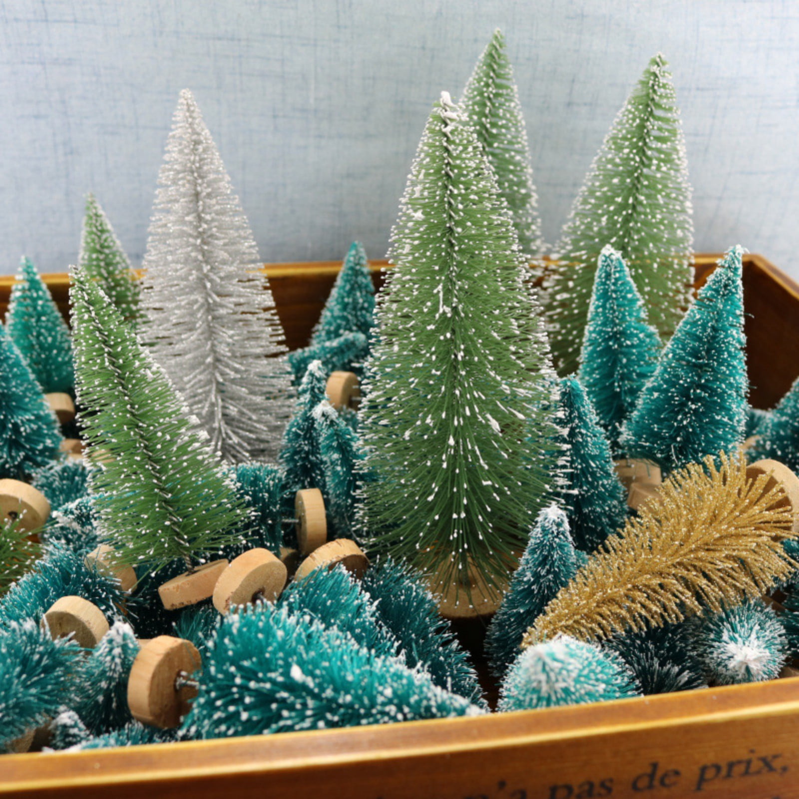 24Pieces Artificial Mini Christmas Trees Sisal Trees with Wood Base ...