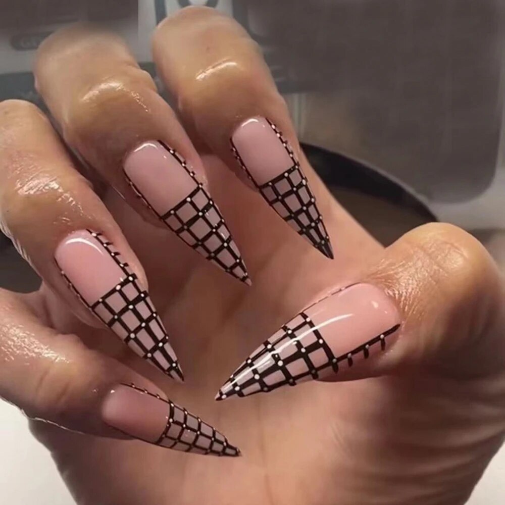 24pcs/set Long Stiletto Fake Nails Punk Snake Pattern Black White Matte ...