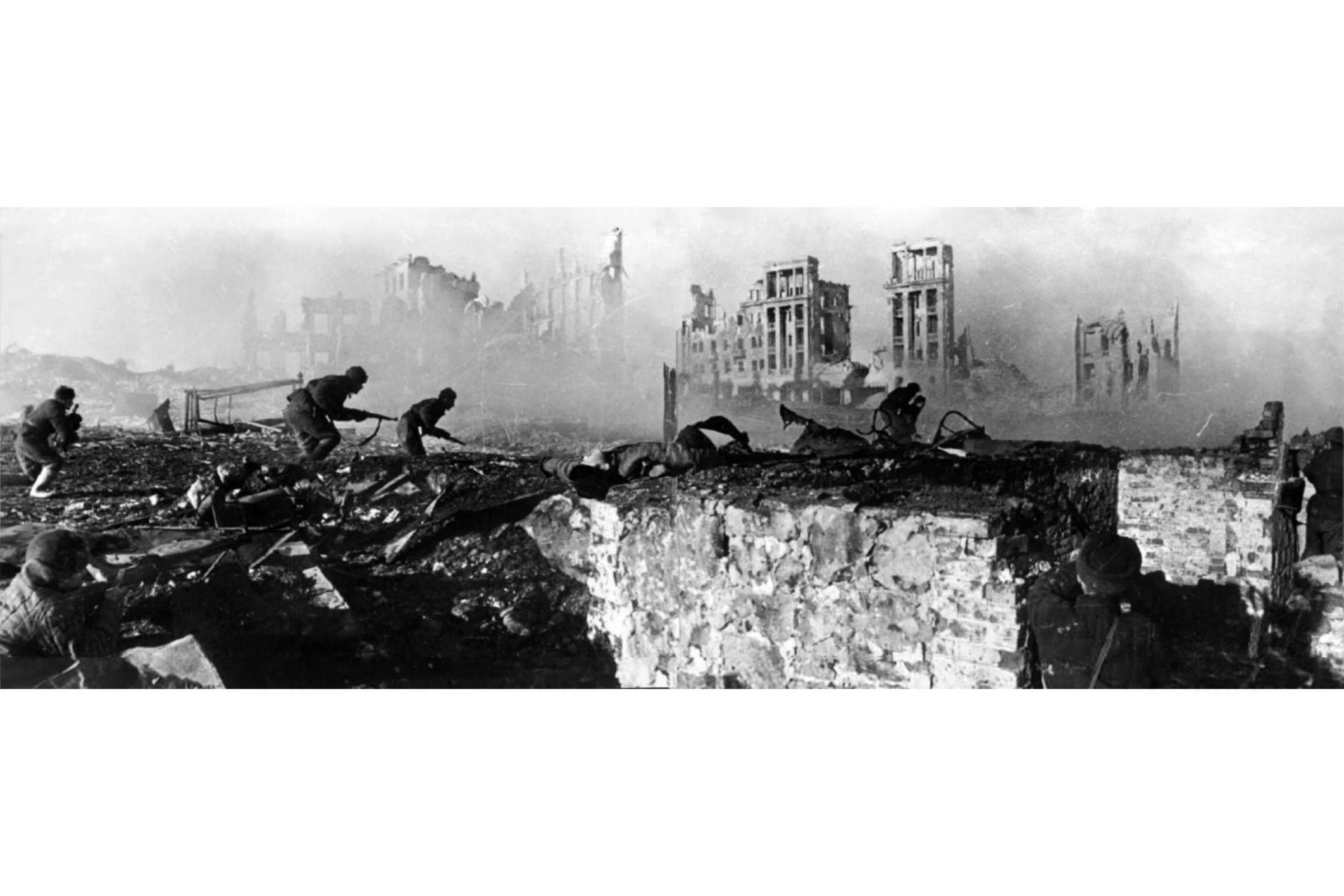 24x36 gallery poster, Battle of Stalingrad, Soviet soldiers attack ...