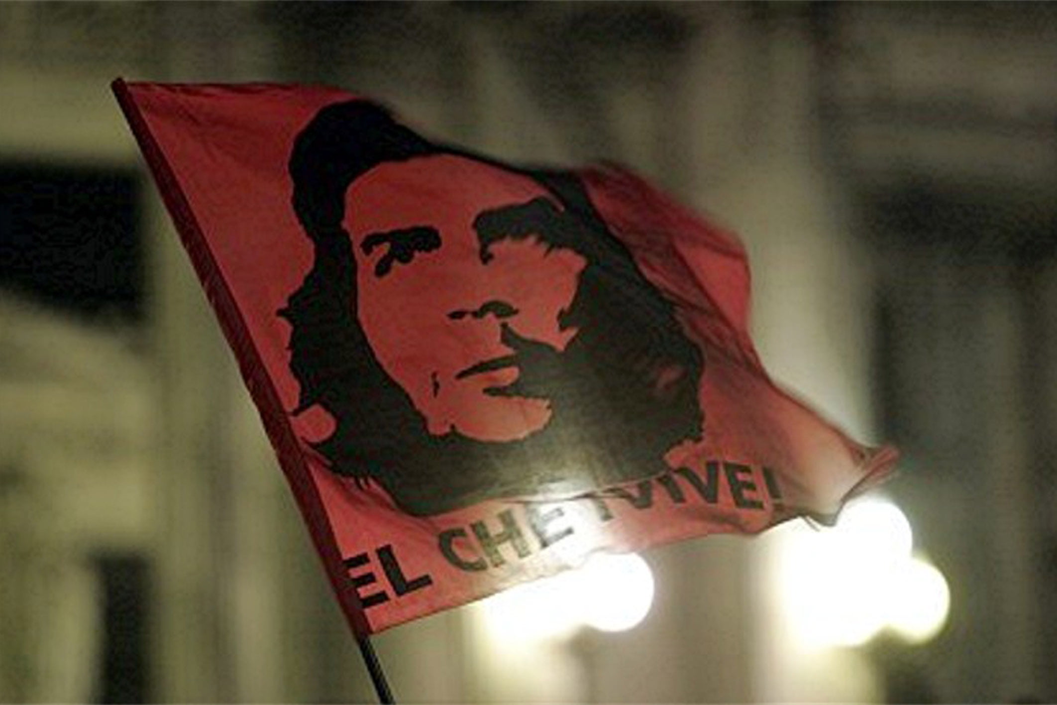 24x36 gallery poster, Che Guevara's face on a flag above the words El ...