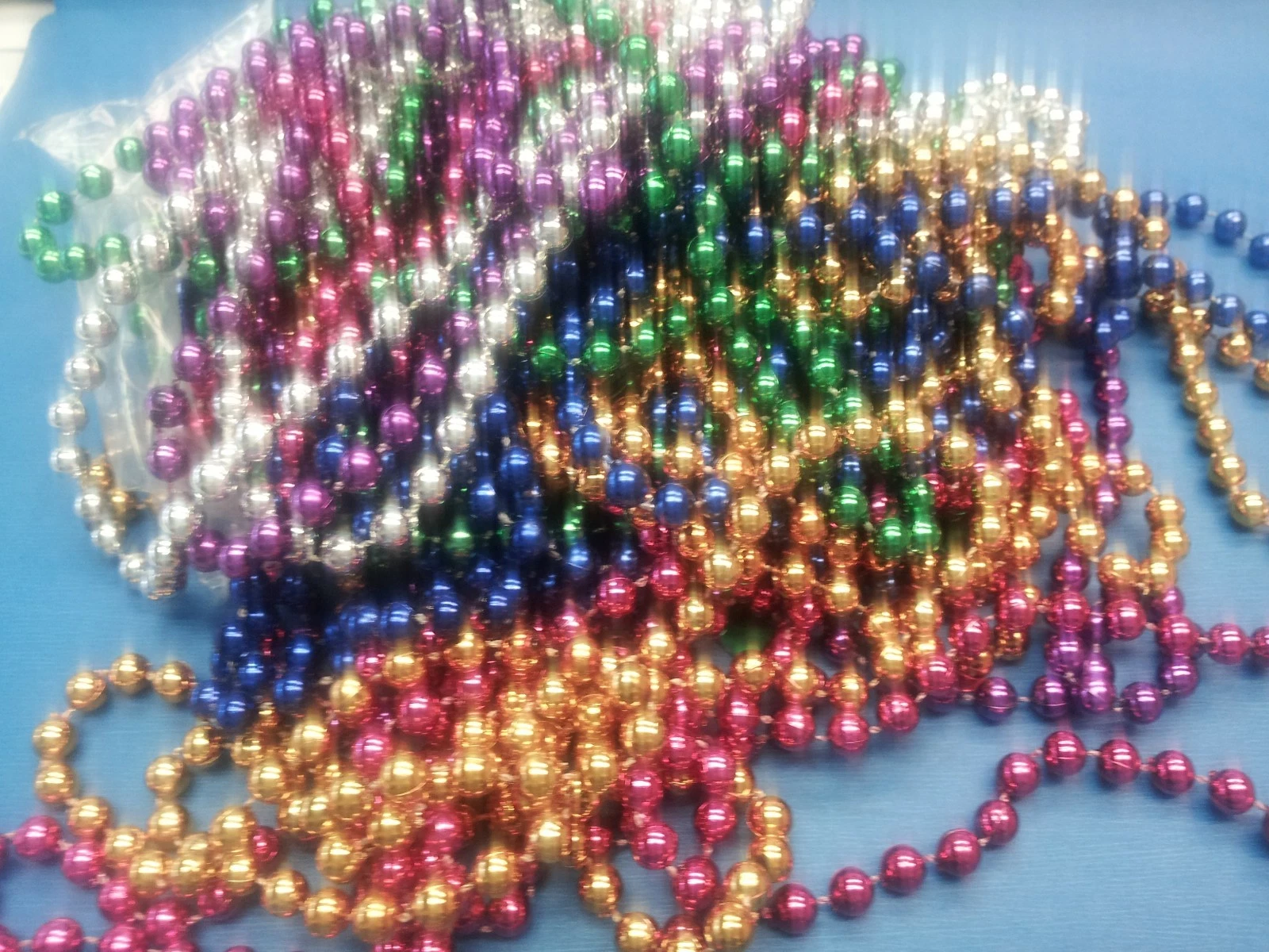 (25 Beads) Mardi Gras Beads 33" Metallic Festive Party, Assort Color ...