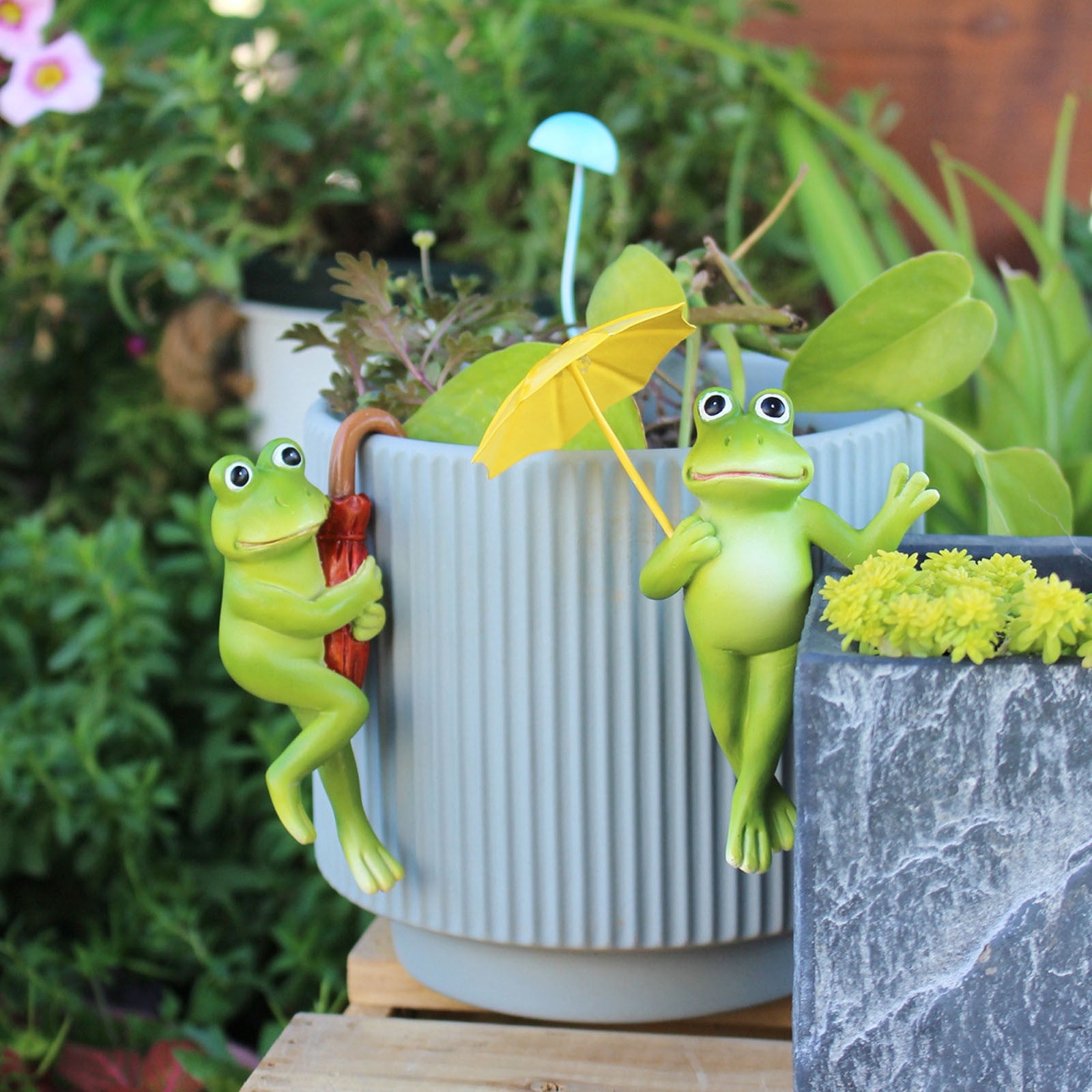 2Pcs Cute Frog Figurines Hanging Animal Statue,Resin Pot Climbing ...