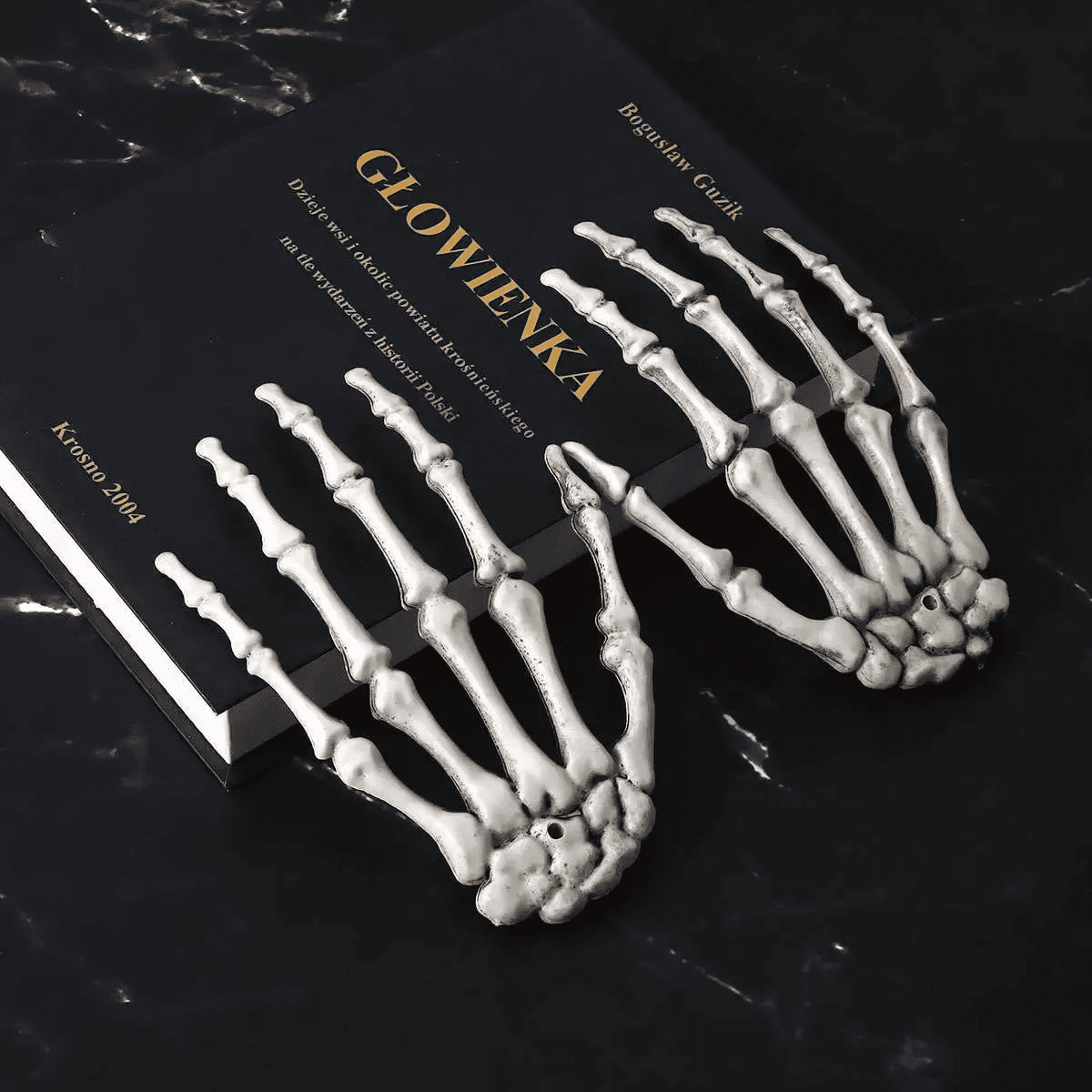 2Pcs Skeleton Hands Halloween Fake Human Hands Plastic Skeleton Hands ...