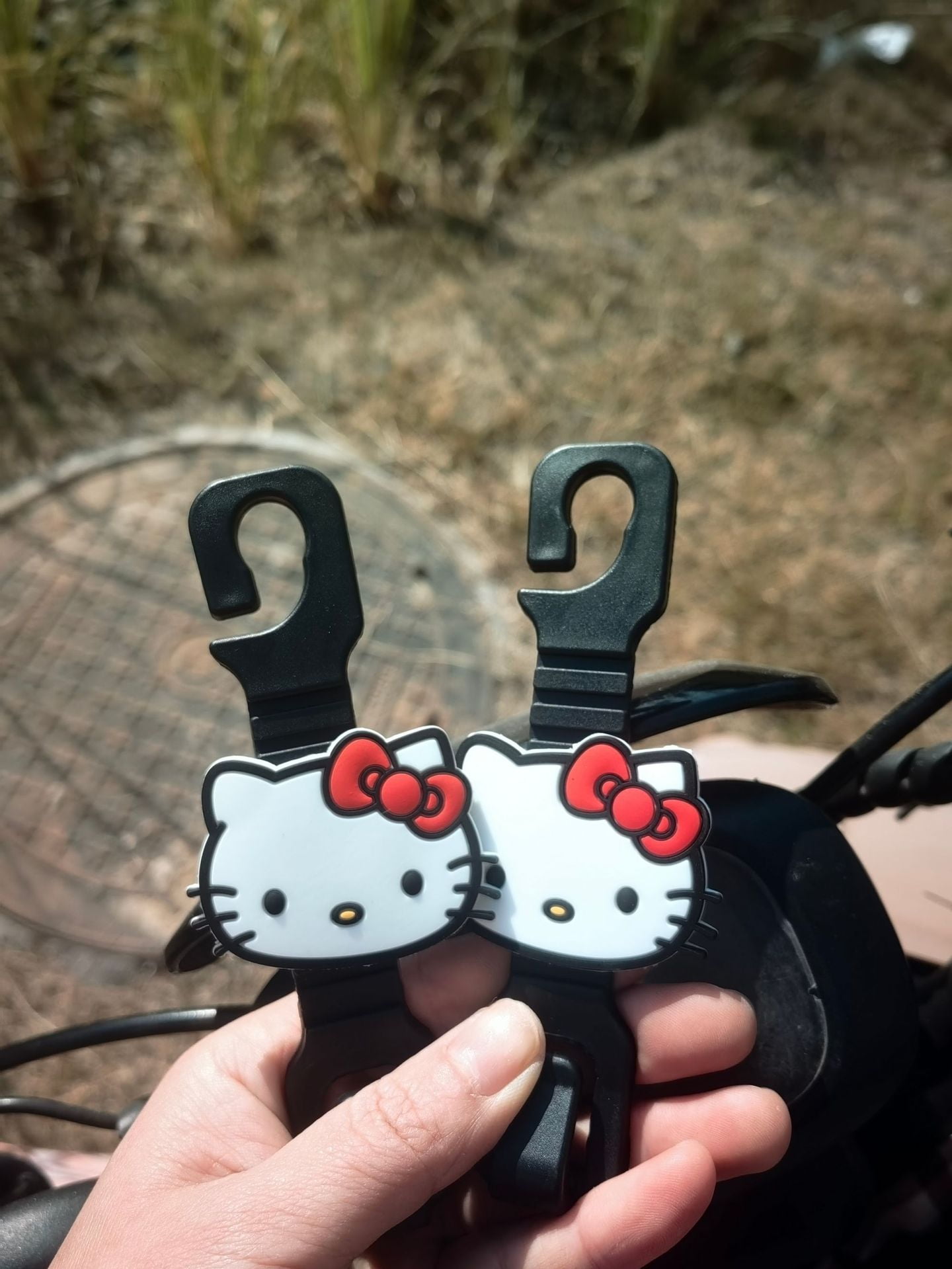 2pcs Hello Kitty Cute Cartoon Car Hooks - Multi-Functional Seat Back ...