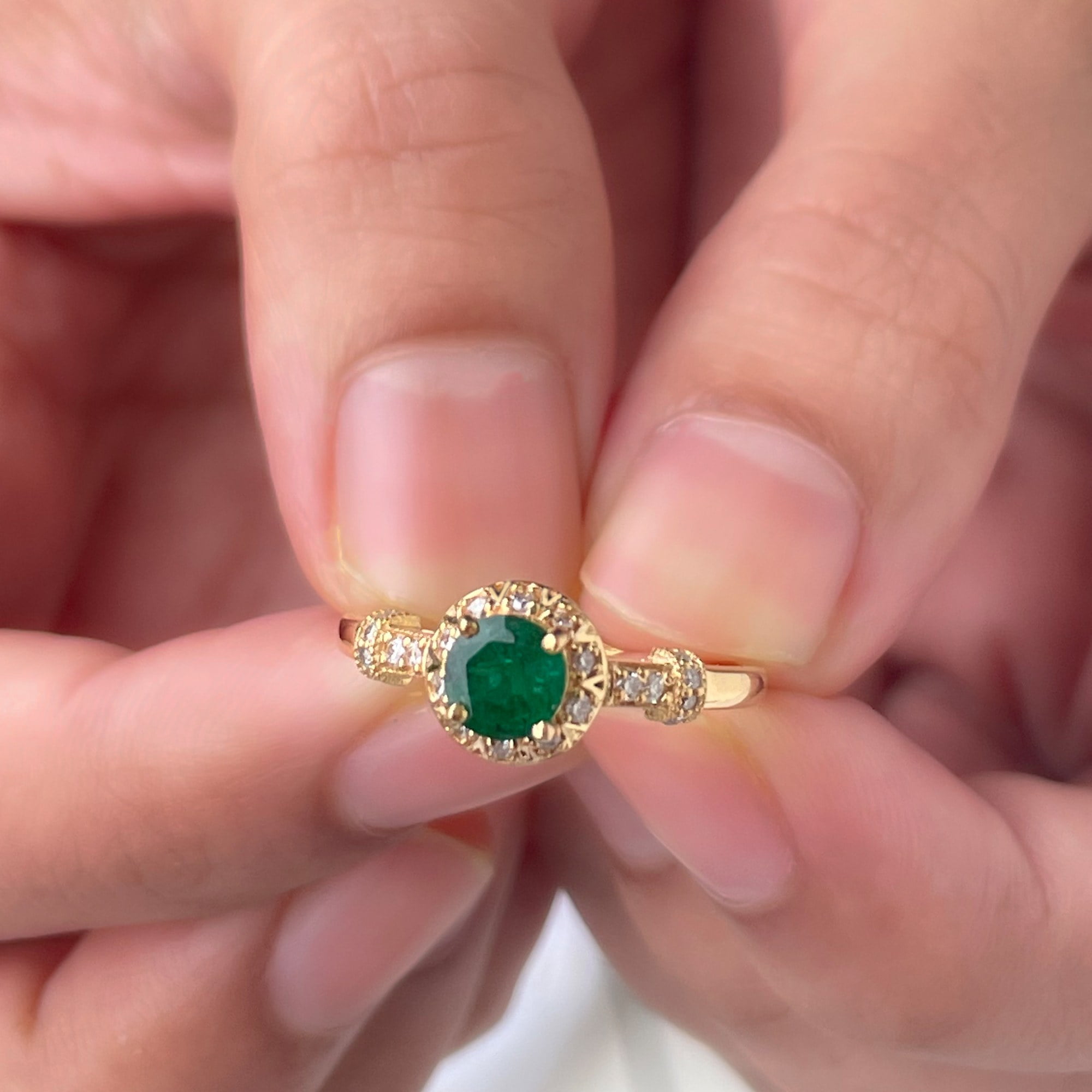 Vintage Emerald Gold Ring