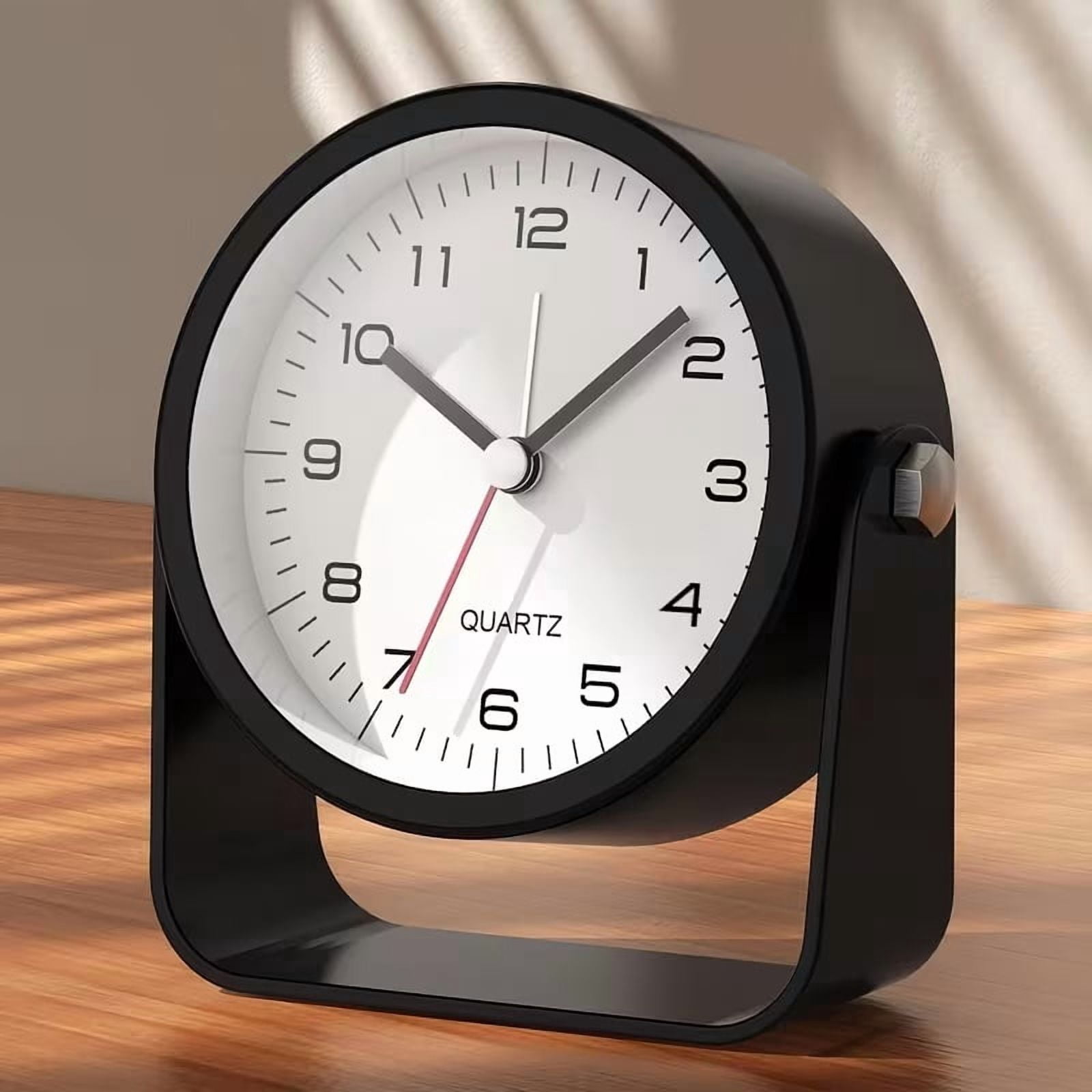3.5 Inch Analog Alarm Clock, Battery Operated Desk Clock with Light ...