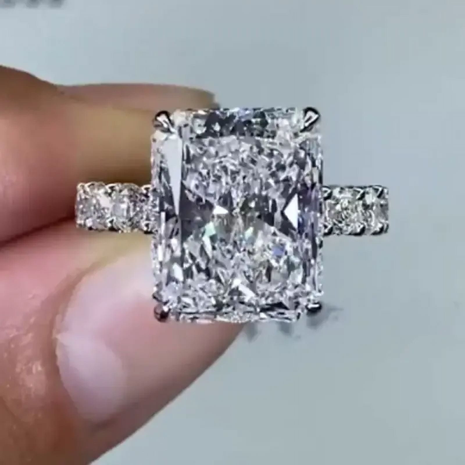 3.50 Ct Radiant-Cut VS1 Lab Grown Diamond Solitaire Wedding Ring ...