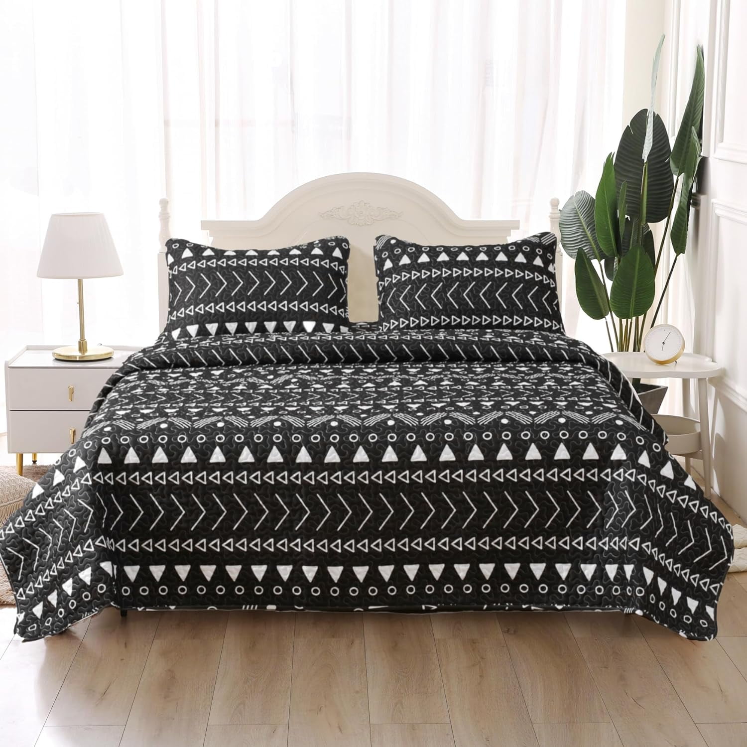 3-Piece Aztec Quilt Set King Size, White Arrows Dots and Striped on ...