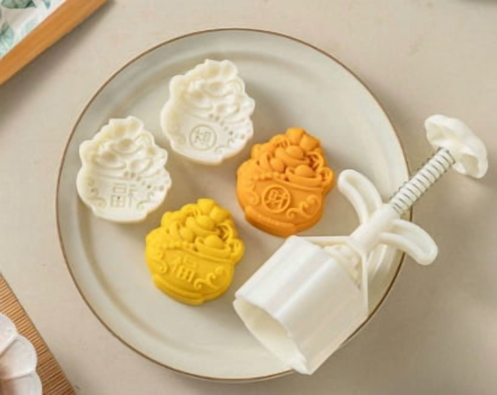 3-Piece Cartoon Bear Hand-Press Embossing Mold Set for Pastries and ...