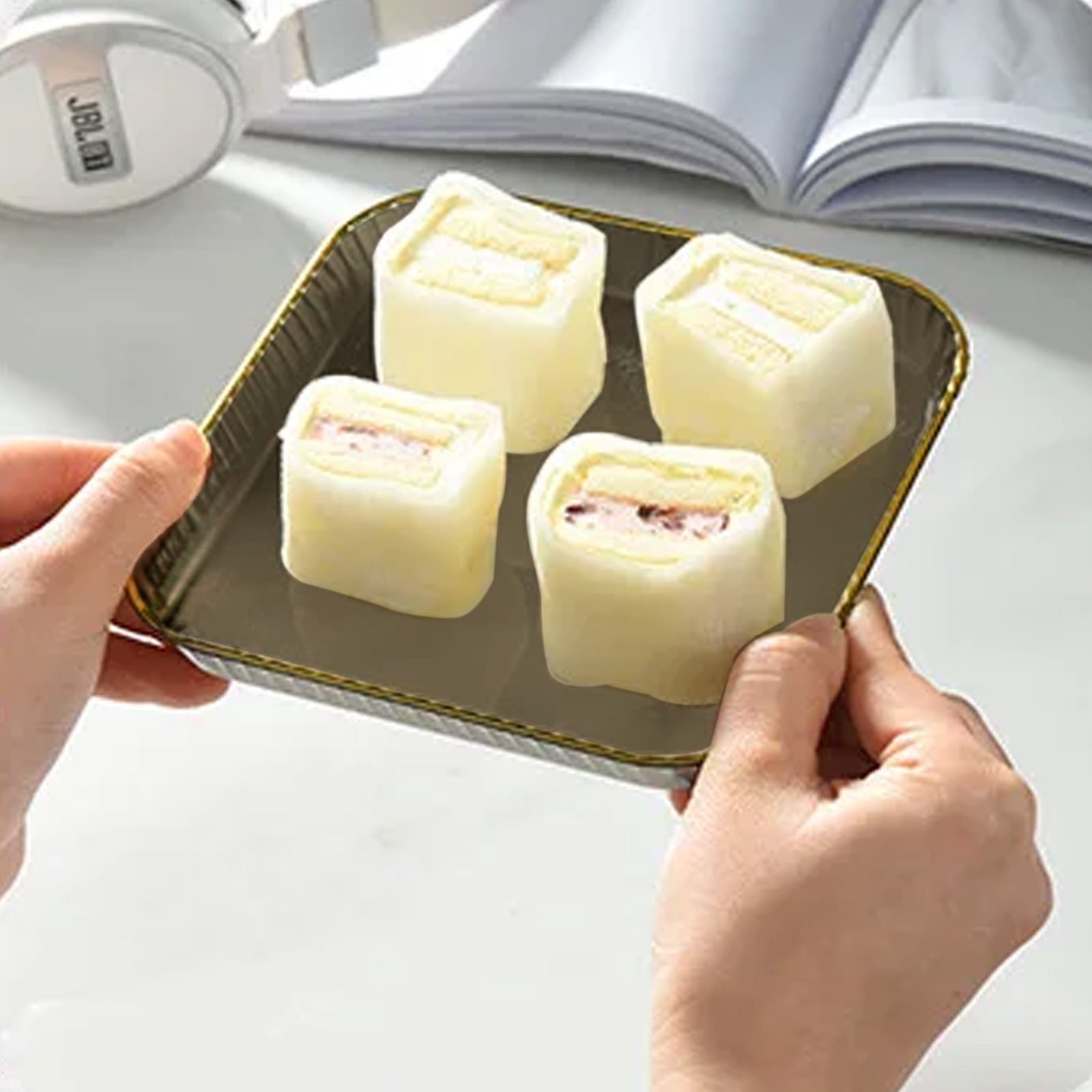 3-Piece Plastic Dinner Plate Set with Metal Stand, 3 Colors (Green ...