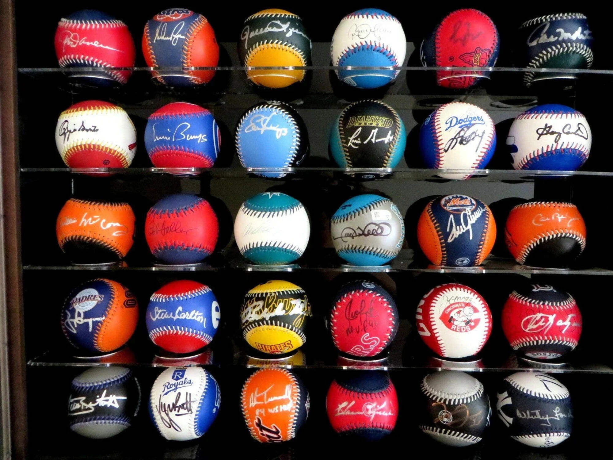 30 autographed MLB team logo baseballs Ernie Banks Tony Gwynn Willie ...