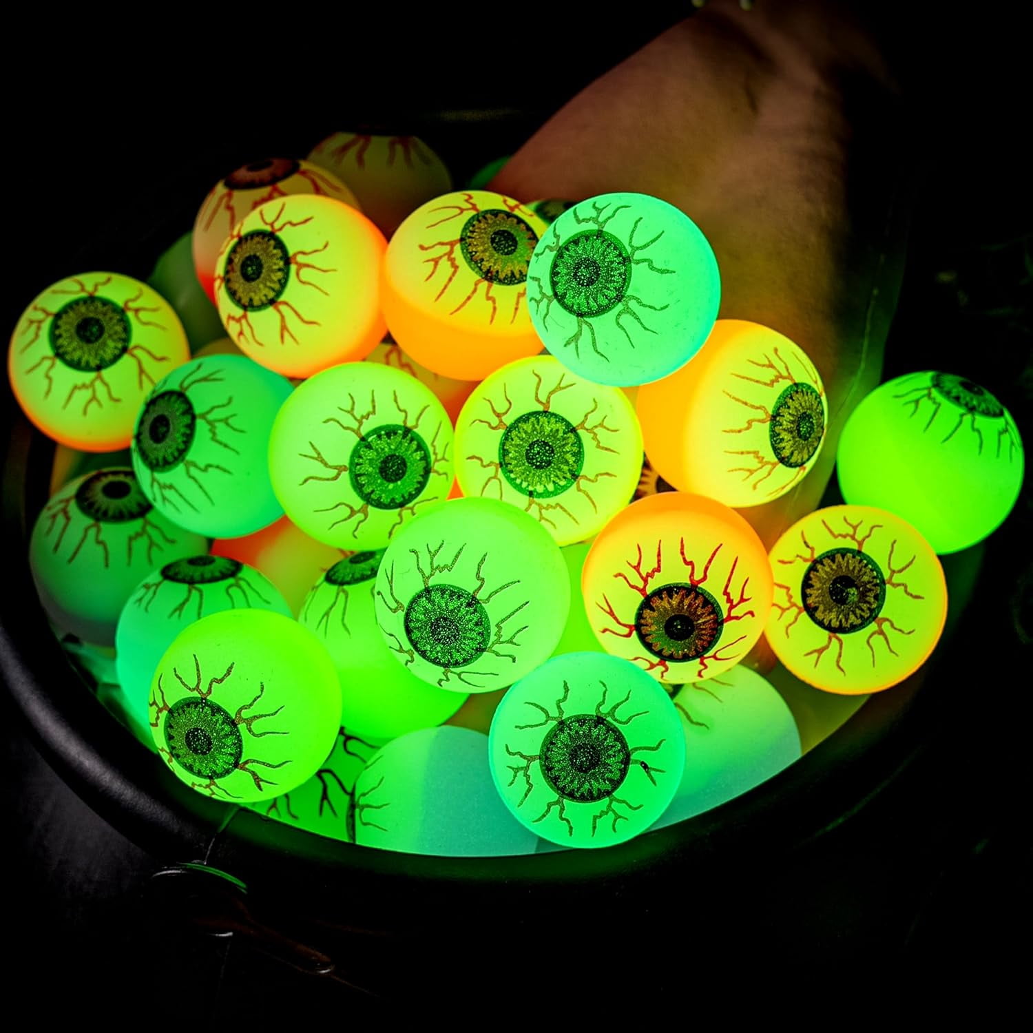 32 PCS Halloween Glow Eyeball Bouncy Ball, Glow in The Dark Bouncing ...