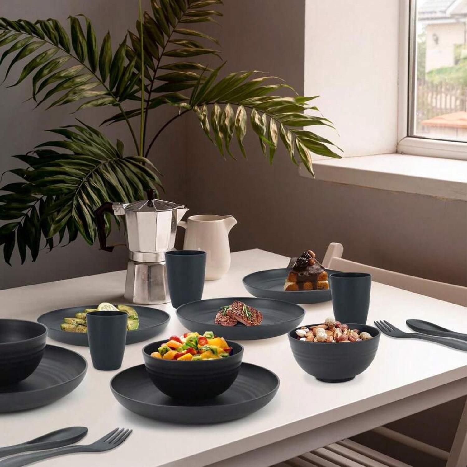 32-Piece Matte Black Plastic Cutlery Set (8 Serves) - Dinner Plates ...