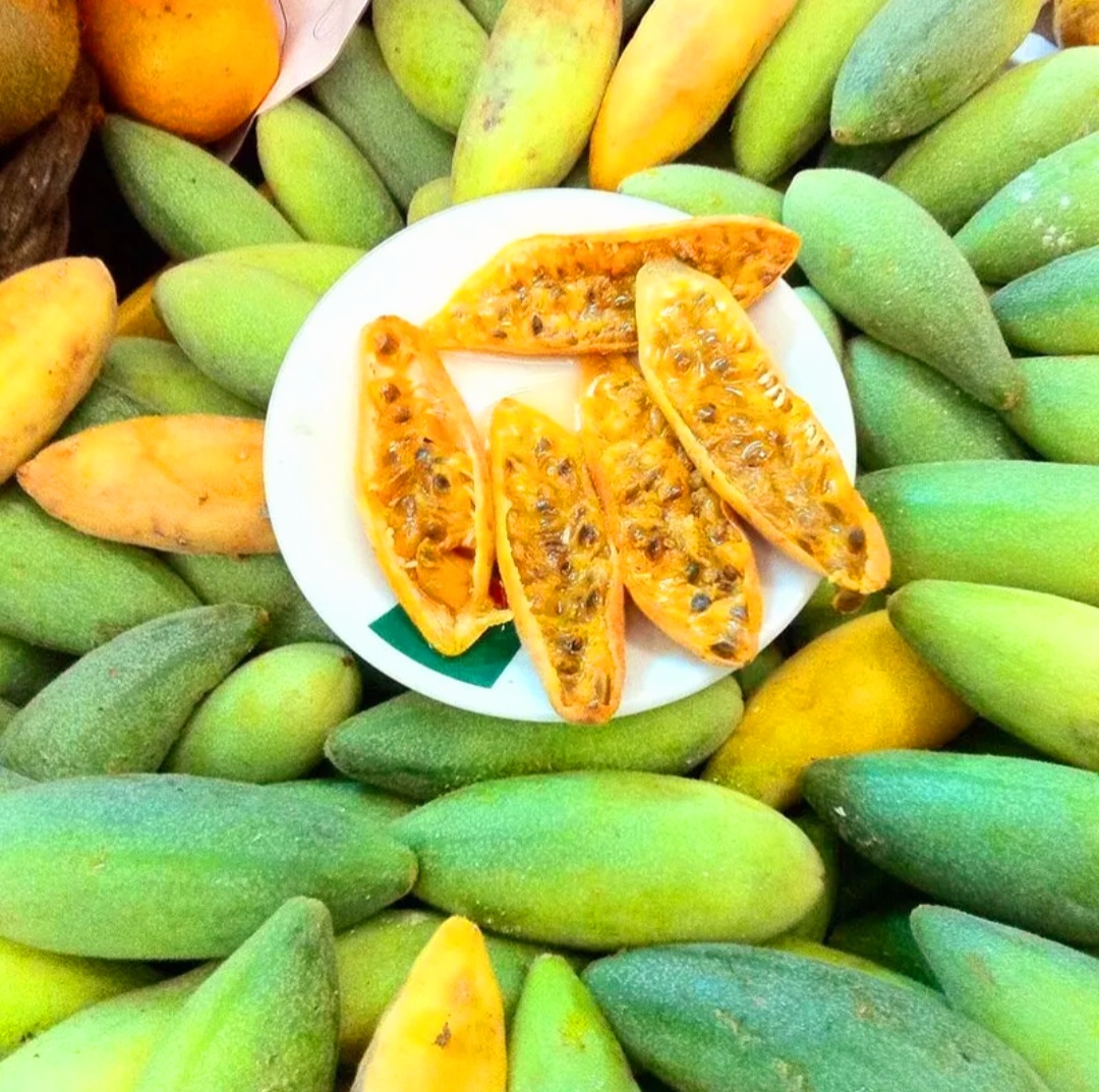 35 Banana Passiflora Fruit Seeds Pink Flower Maracuja Vine Fast Growing ...