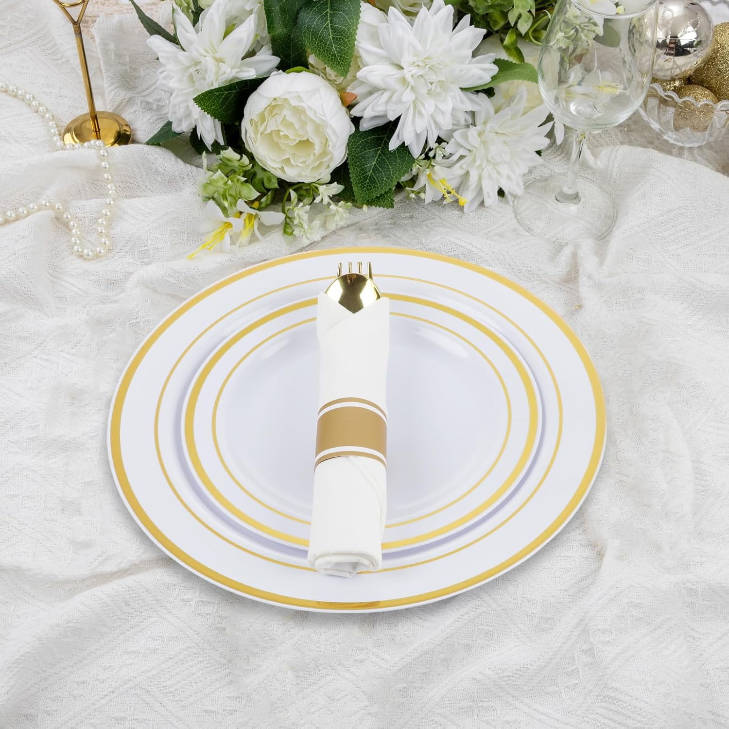 350 Piece Gold Dinnerware Set, 100 Plastic Plates, 50 Cups, 50 Pre ...