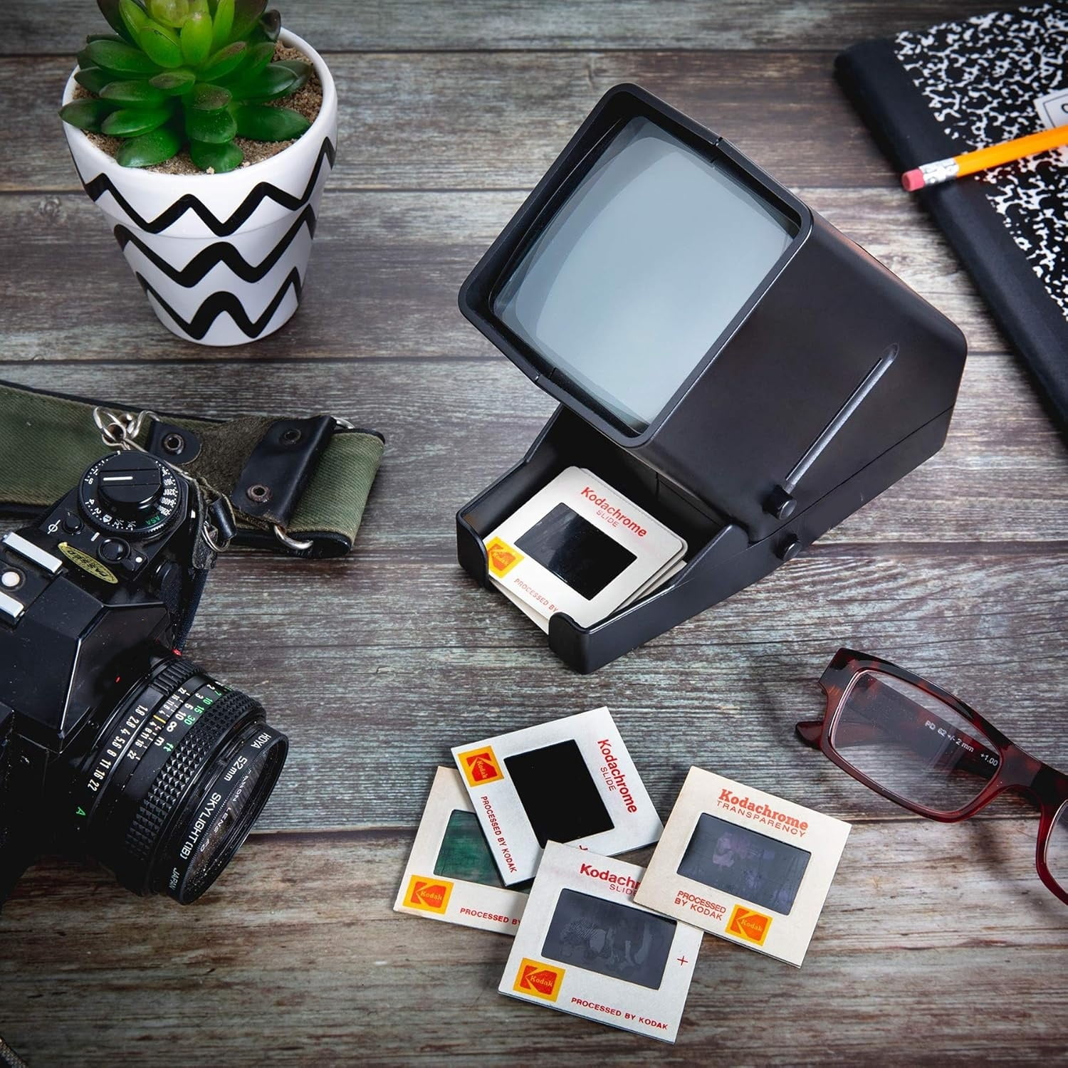 35mm Slide and Film Viewer - Battery Operation, 3X Magnification, LED ...