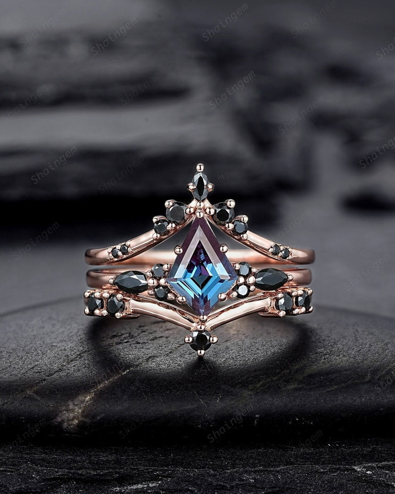 3PCS Vintage Kite Cut Alexandrite Engagement Ring Set, V Shape Rose ...