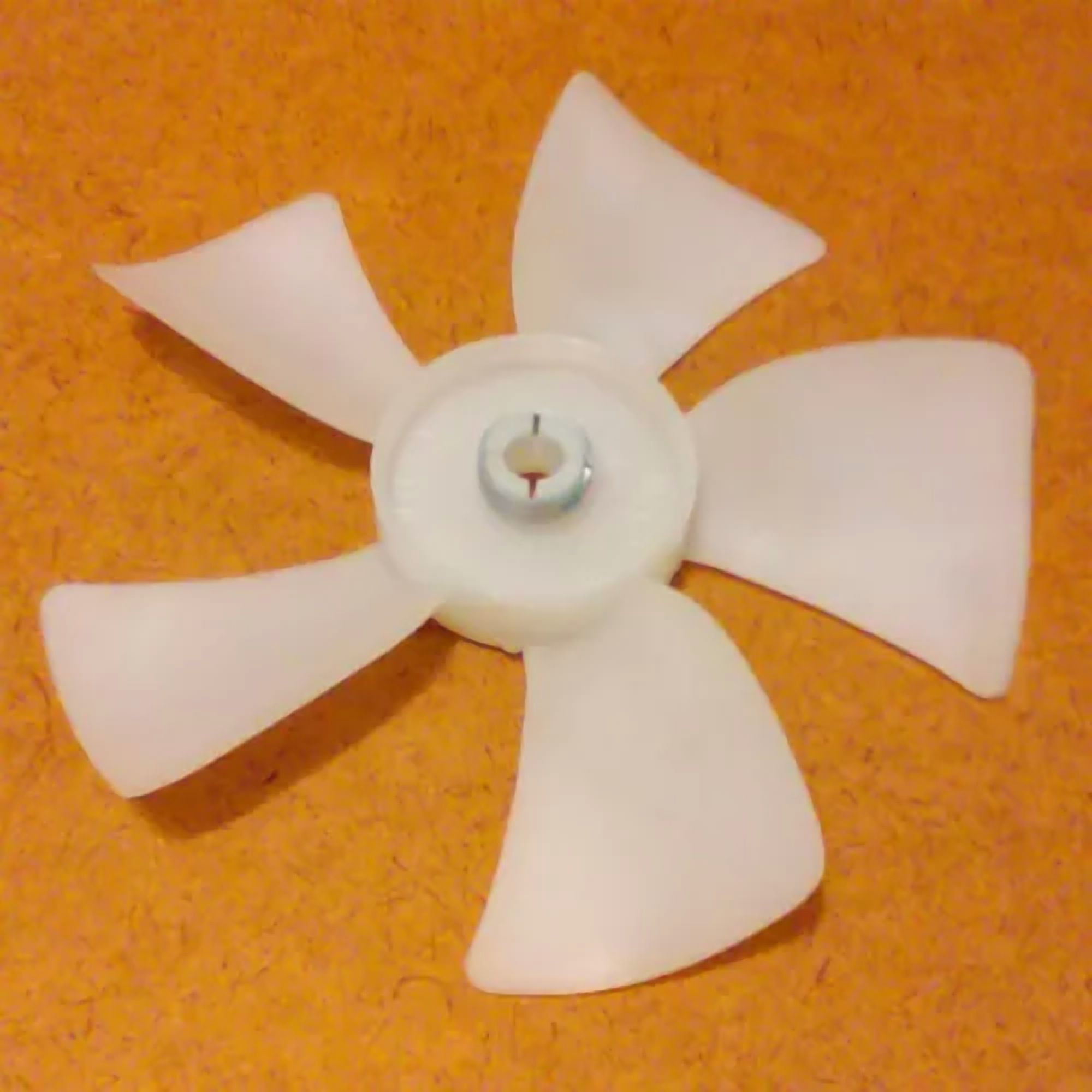 4 Inch Diameter Plastic Fan Blade/Propeller. 1/8 Inch Bore. Cw Rotation ...