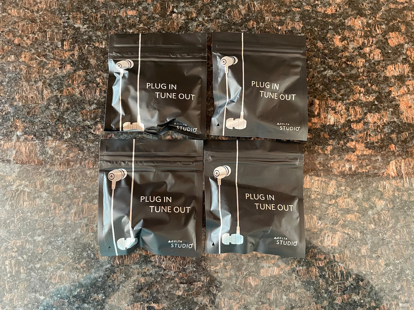 (4) New Billboard Ear Buds Earbuds Headsets Headphones Delta Studio ...