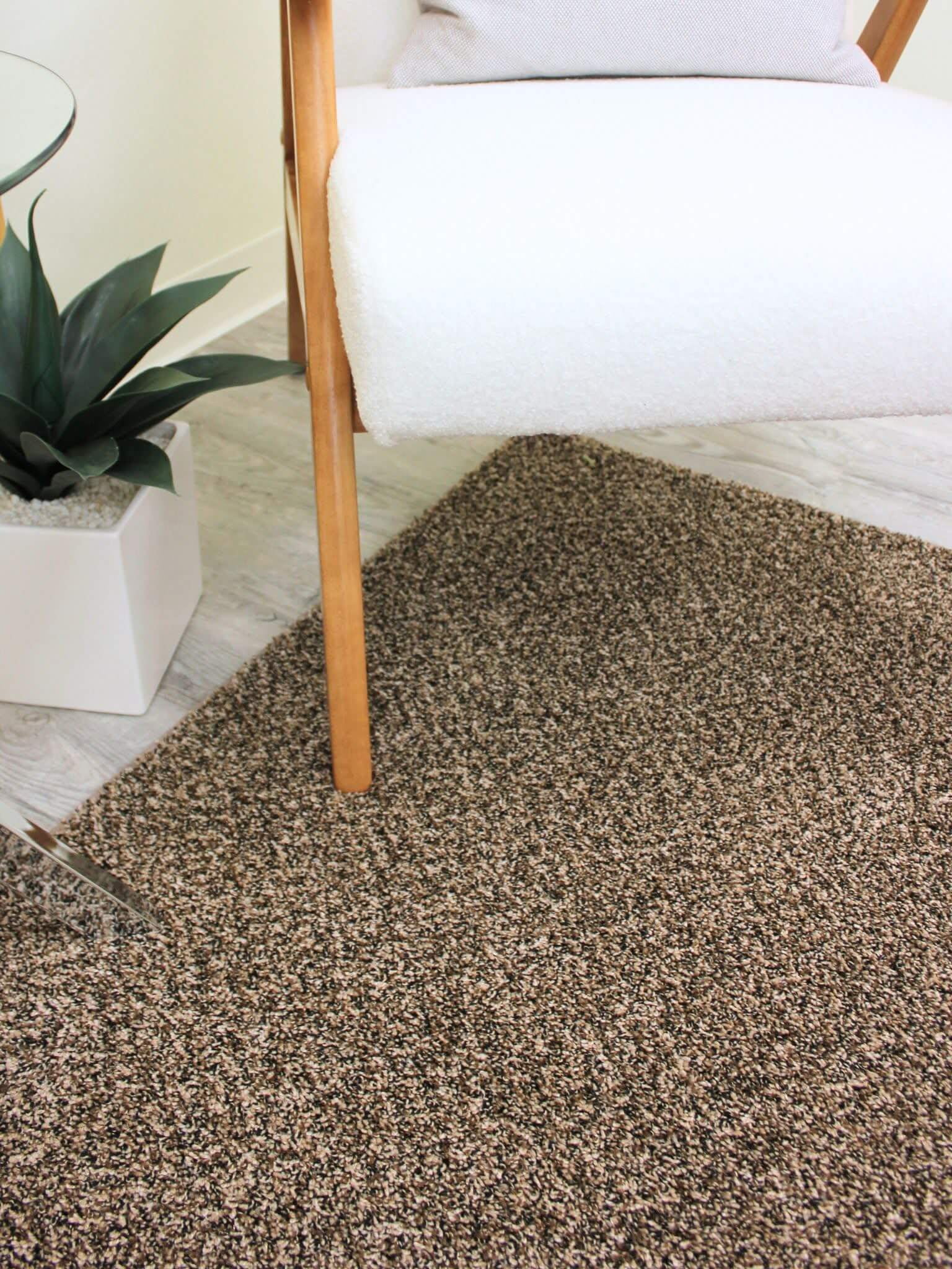 Koeckritz Rugs 32 oz Indoor Area Rug, Black & Tan, 4'x12' for Living ...