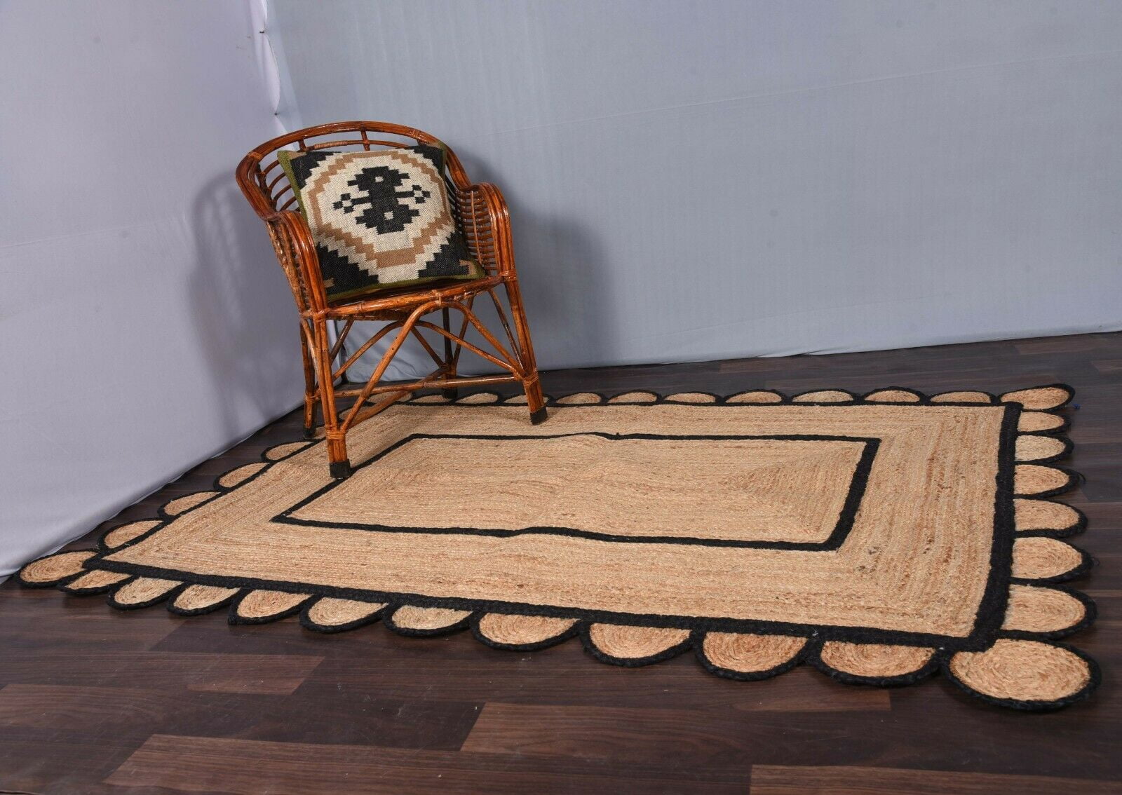 4 x 4 Feet Square ( 120 cm x 120 cm ) Natural Jute with Black Scalloped ...