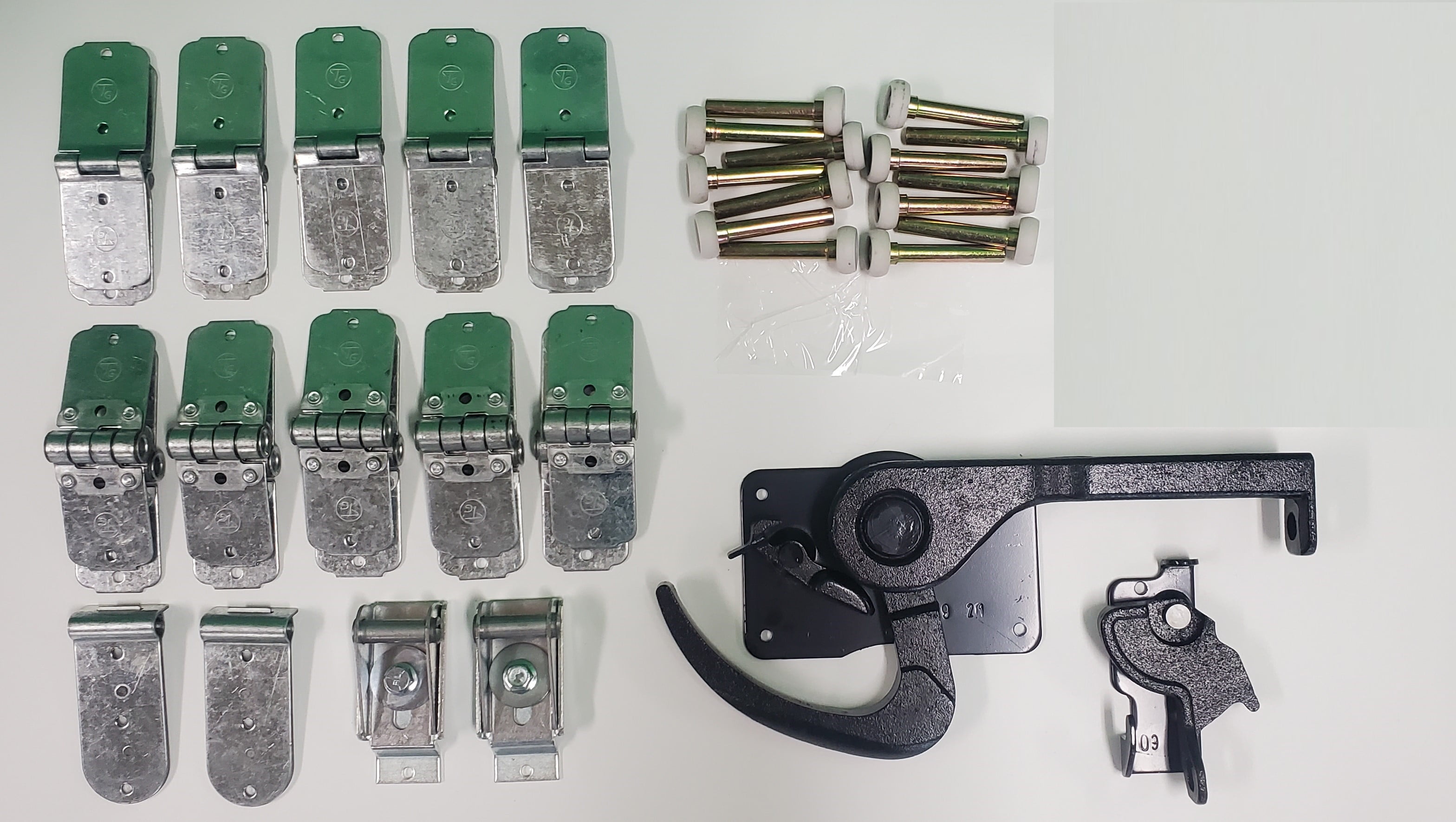 40 PIECE TODCO Roll Up Door Repair Kit-1" NYLON Rollers - Lock & Keeper ...