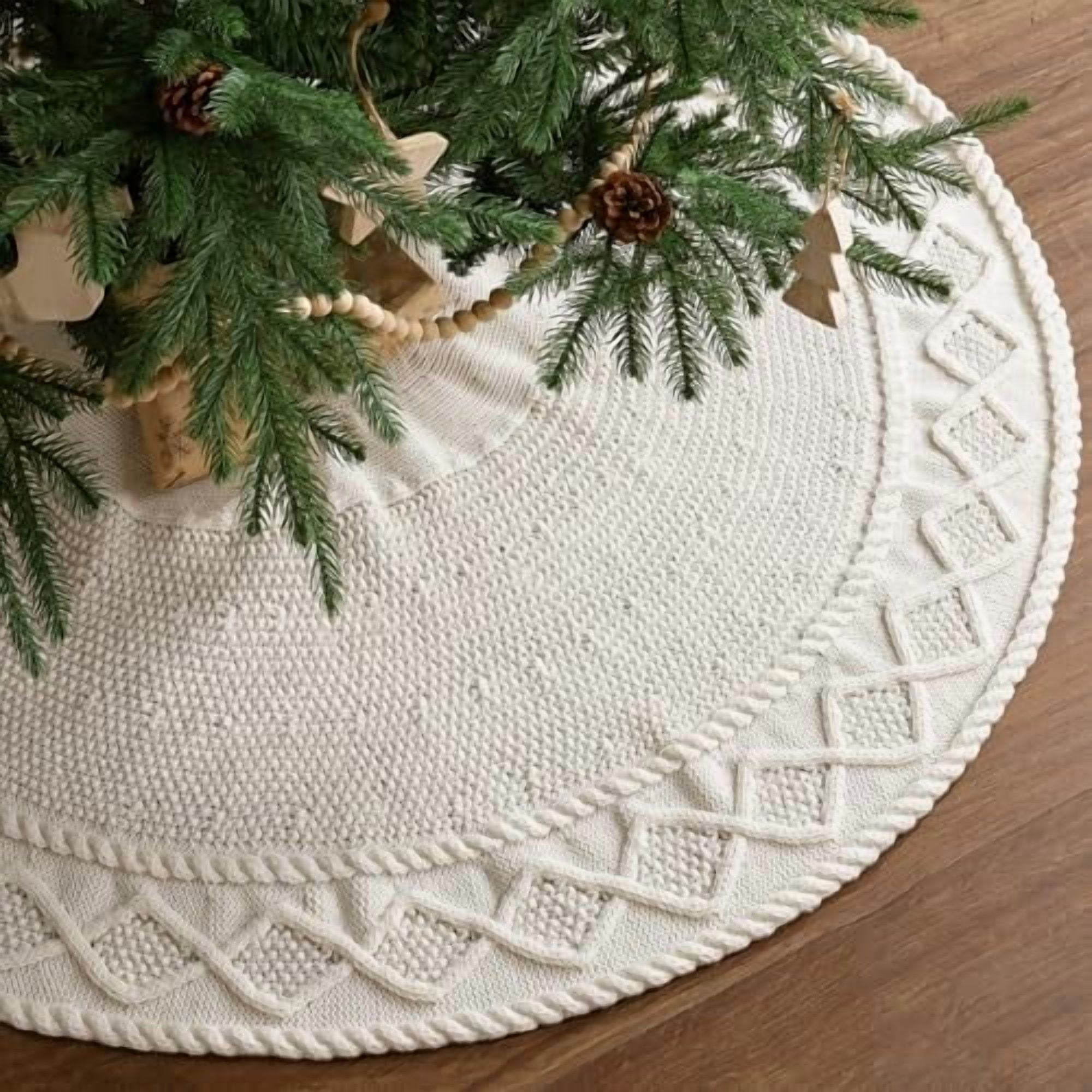 48 inch Christmas Tree Skirt: Diamond Edge Knit Tree Skirt for 7.5ft ...