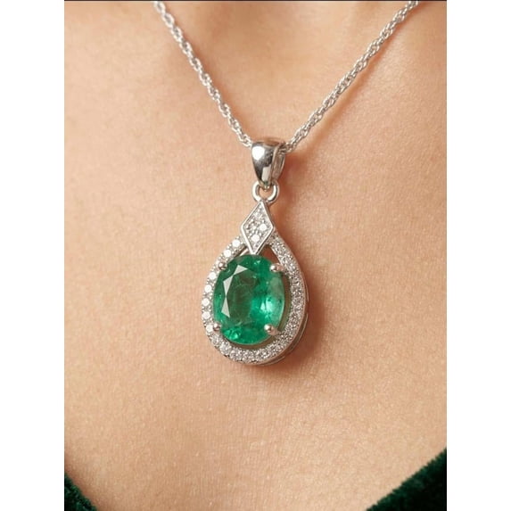 5 Carat Natural Oval Cut Emerald in Gold Plated Jewelry Wedding Gift ...