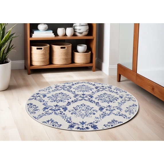 5' Ivory and Navy Blue Damask Distressed Round Rug - Walmart.com