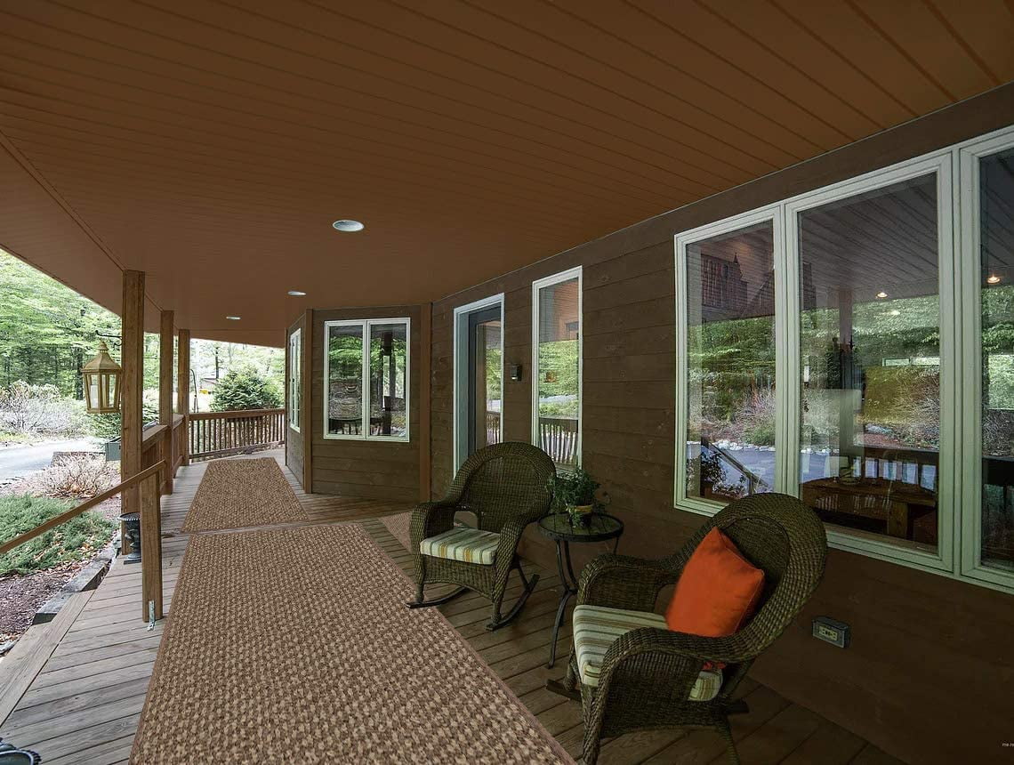 5' x 10' Indoor-Outdoor Rug, Acorn, Ideal for Porches, Patios, Gazebos ...