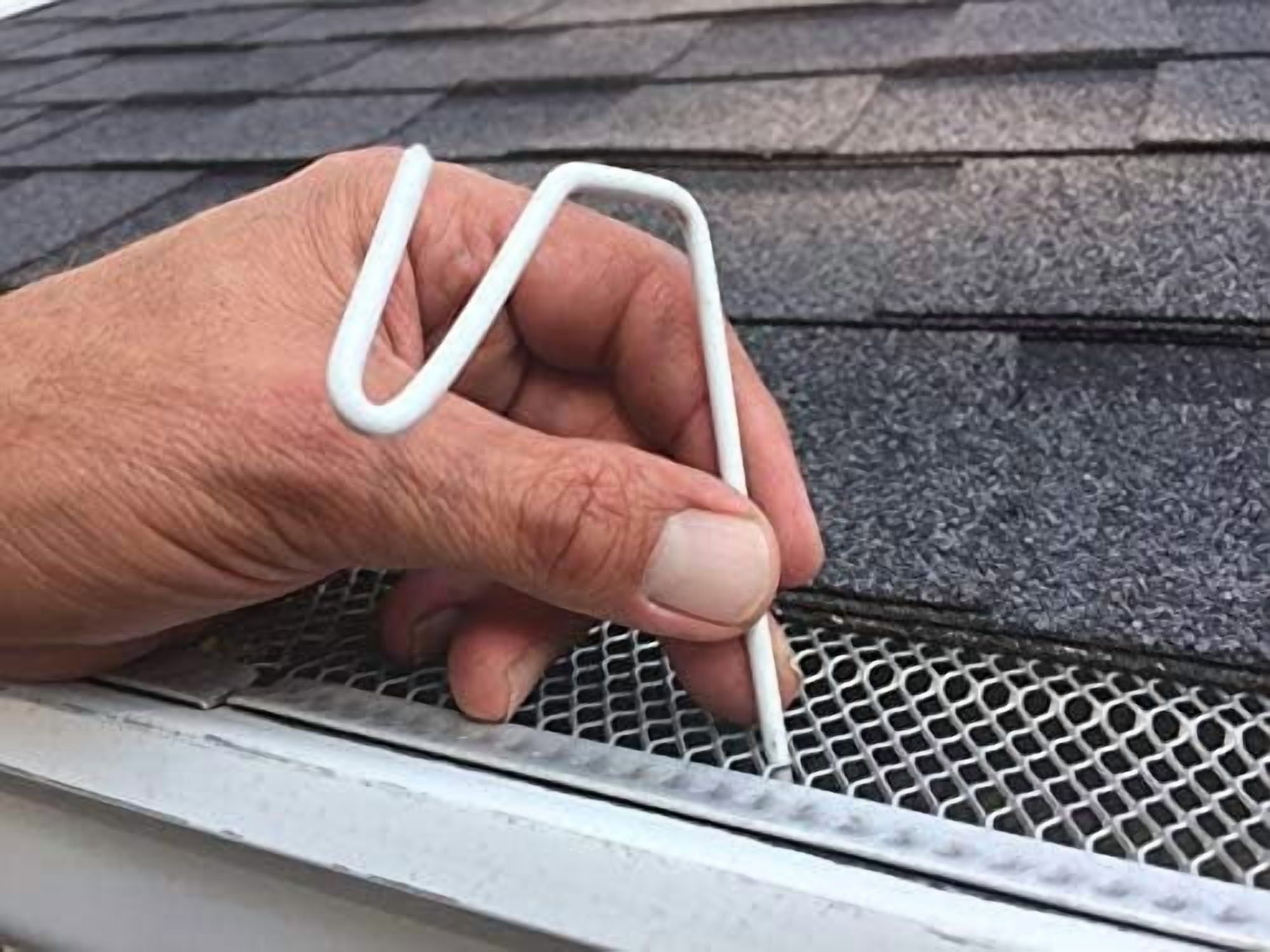 50 Count White Christmas HookTM | for gutters with mesh Leaf Gutter ...