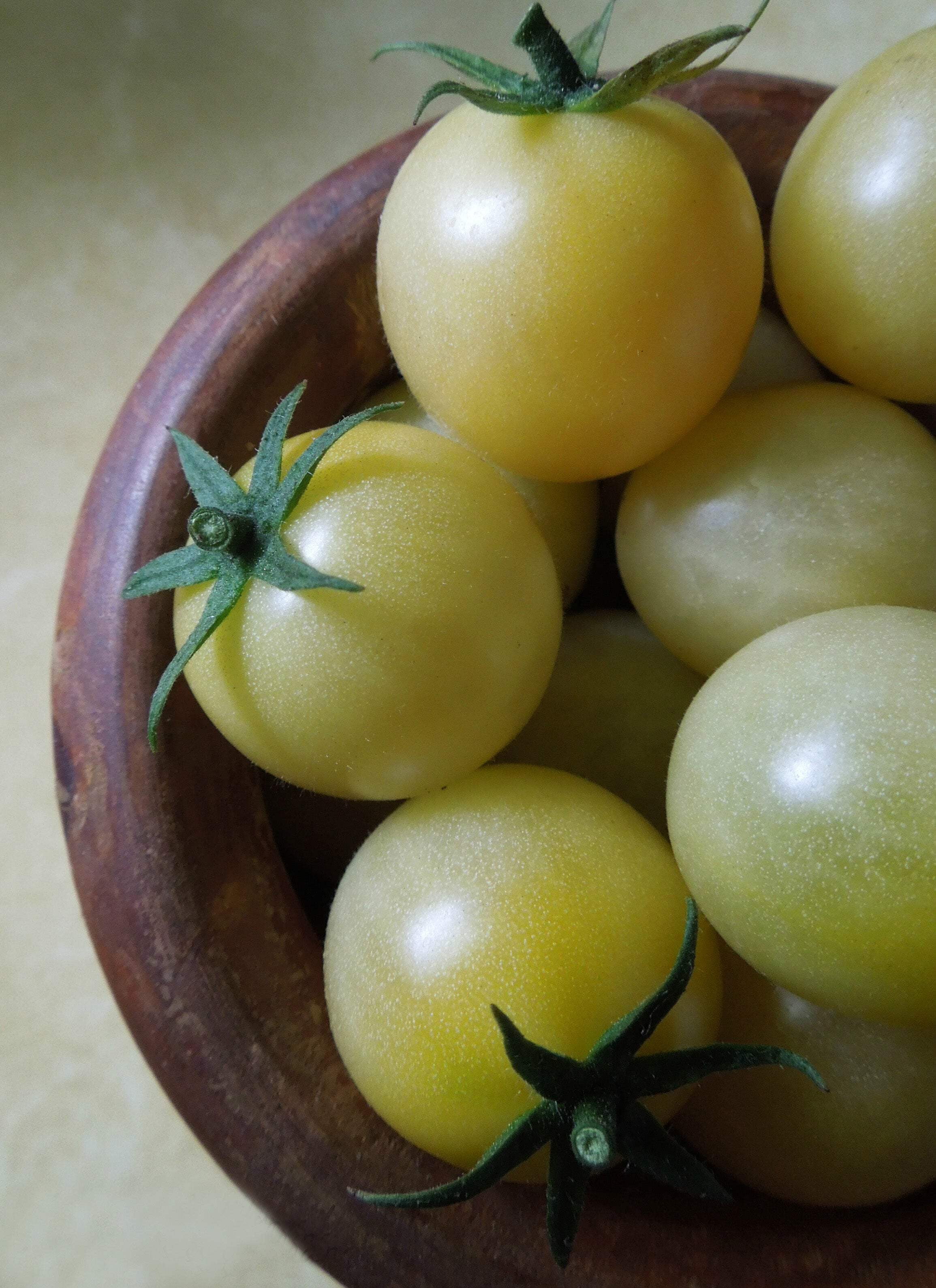 50 Seeds Organic SNOW WHITE Cherry TOMATO White Skin Lycopersicon Fruit ...