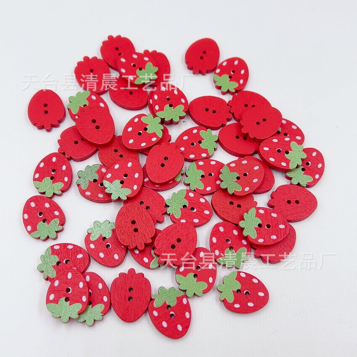 HOMEMAXS Strawberry Shaped Wooden Buttons for DIY Crafts Decorative Red ...