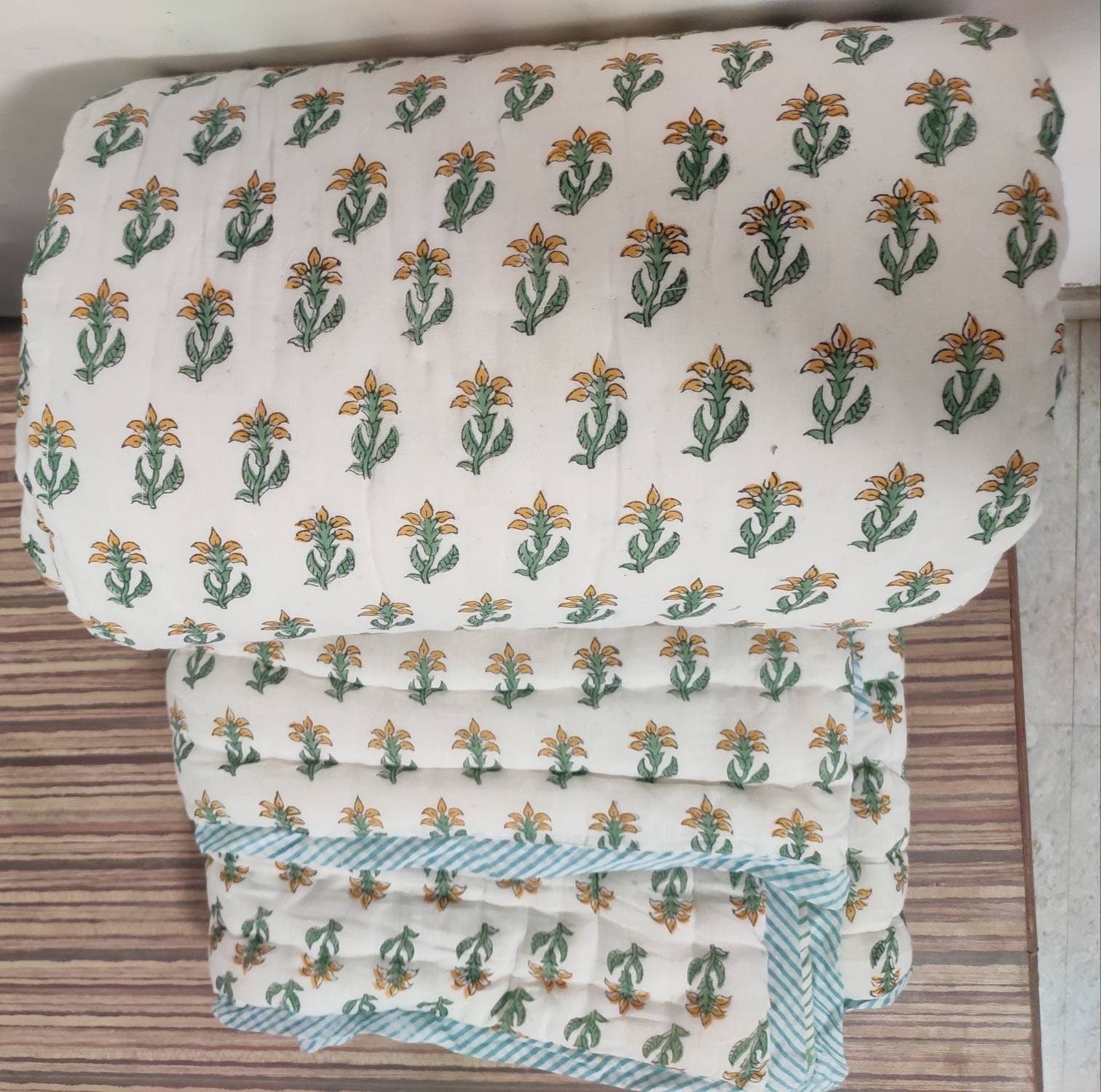 55x85Inch Block Printed & Insert Filling Cotton Quilted Reversible ...