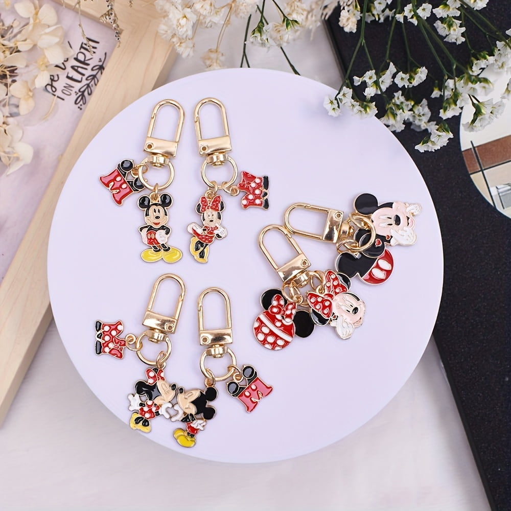 6 metal keychains, various cute pendants are the best choice for keys ...