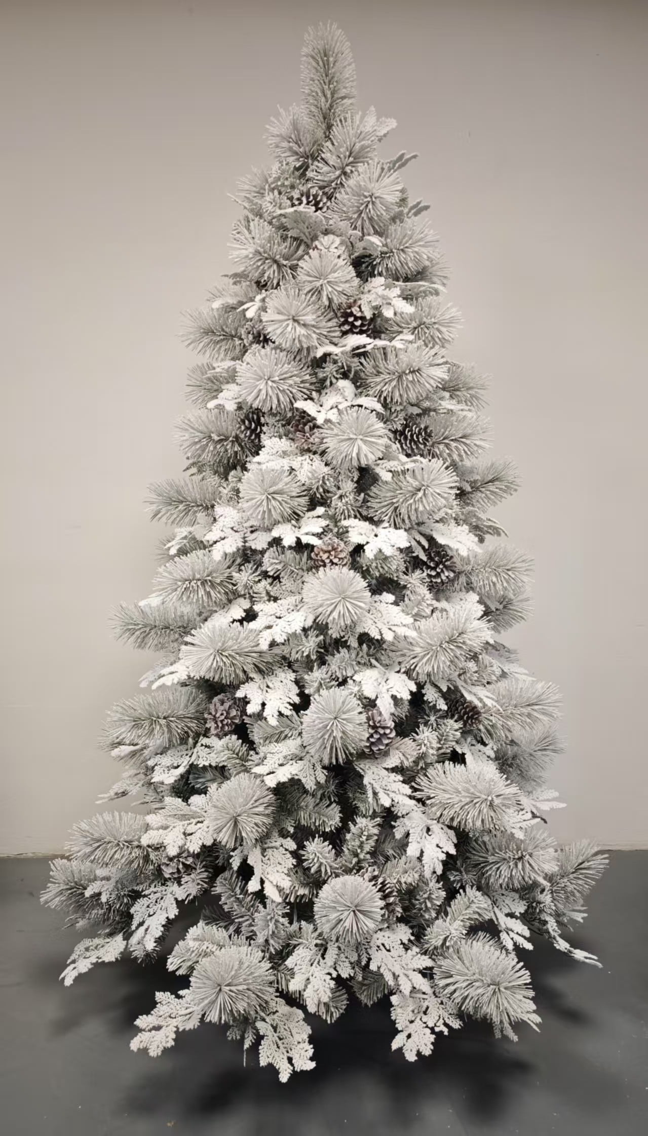 7.5ft Pre-lit Christmas Tree with Lights, PE & PVC Hinged Branches ...