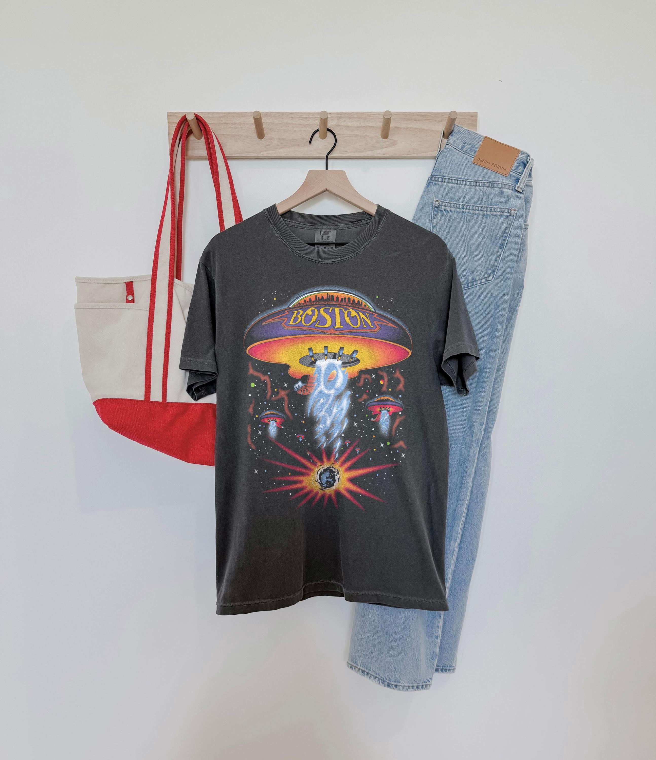 70s Classic Spaceship Tee | Guitar Legend Sci Fi Art | Vintage Style ...
