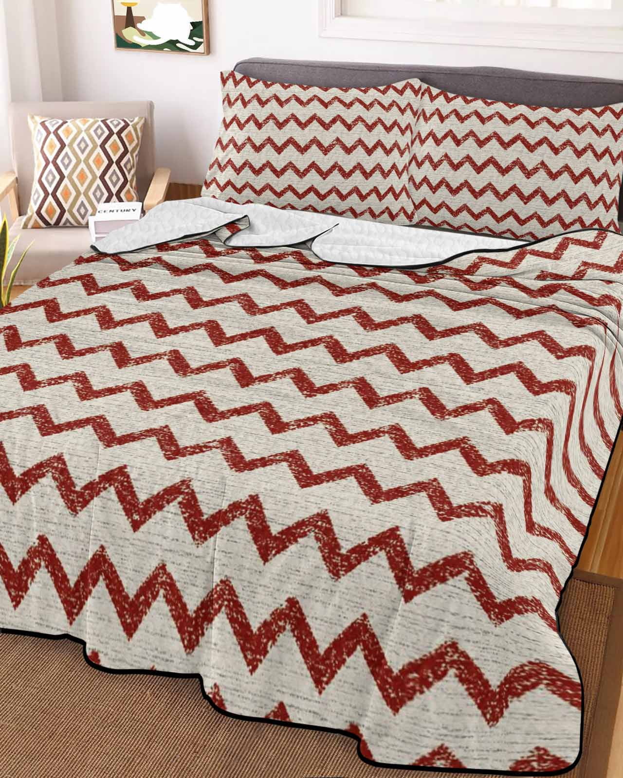 78x90in Quilt Bedding Set, Red Zigzag Stripes Lightweight Coverlet ...