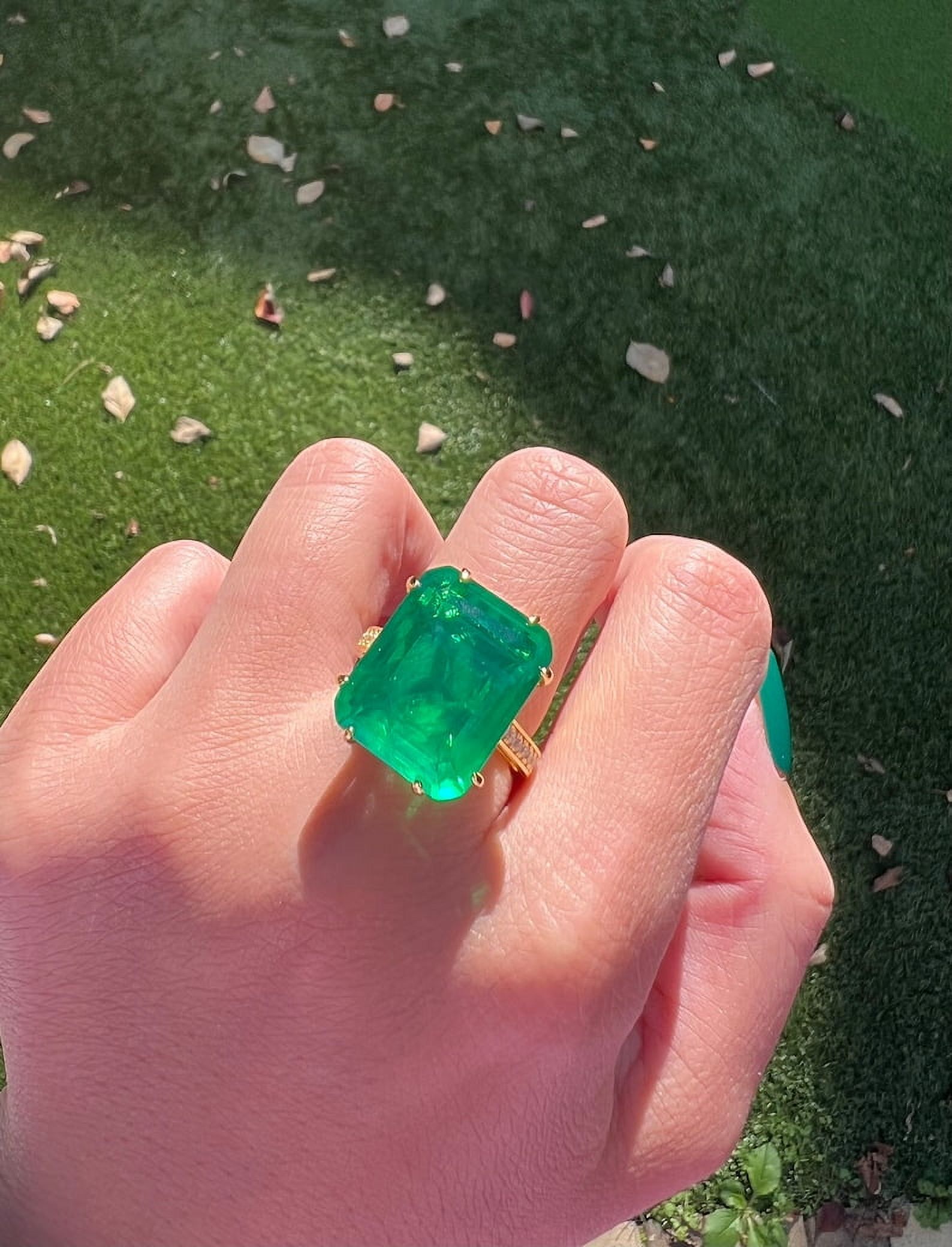 8 Carat Jumbo Emerald Green Solitaire Engagement Ring, 14k Solid Gold ...