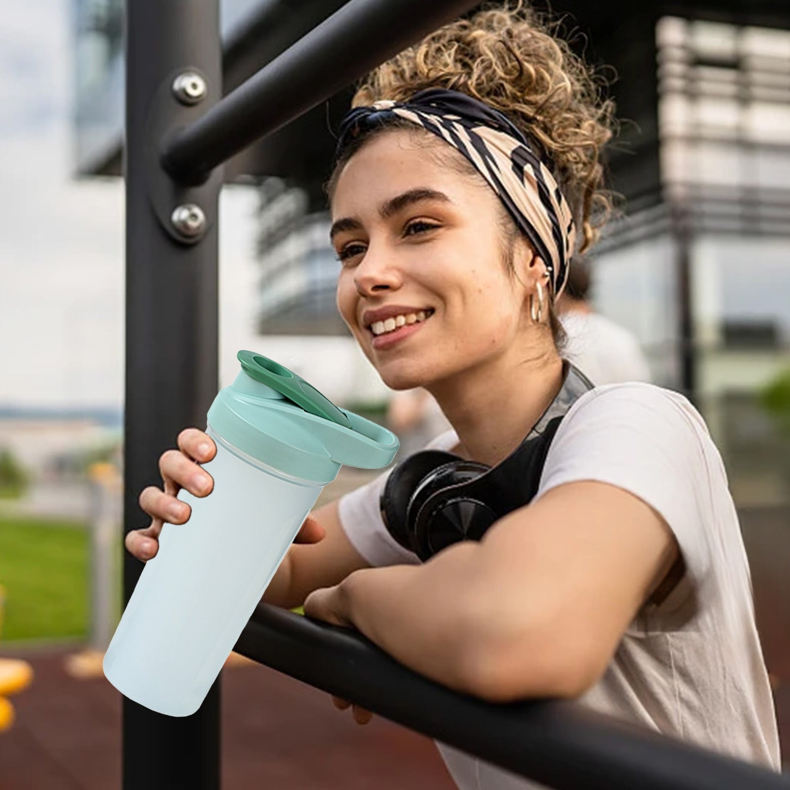 Protein Shaker Bottle 800ml | Handheld Sports Water Cup with Mixing ...