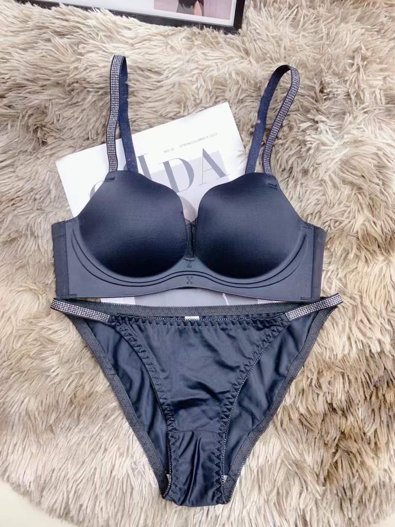 HHH 8290 Shiny Diamond-Embedded Shoulder Strap Medium Thick Wireless Small Chest Push up Large ...