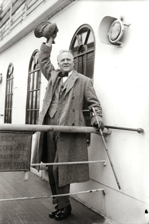 8x12 Photo: Feodor Chaliapin,opera singer,ship passengers,railings ...