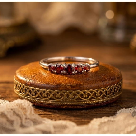 925 Sterling silver garnet ring, minimalsitic jewelry, everyday wear ...