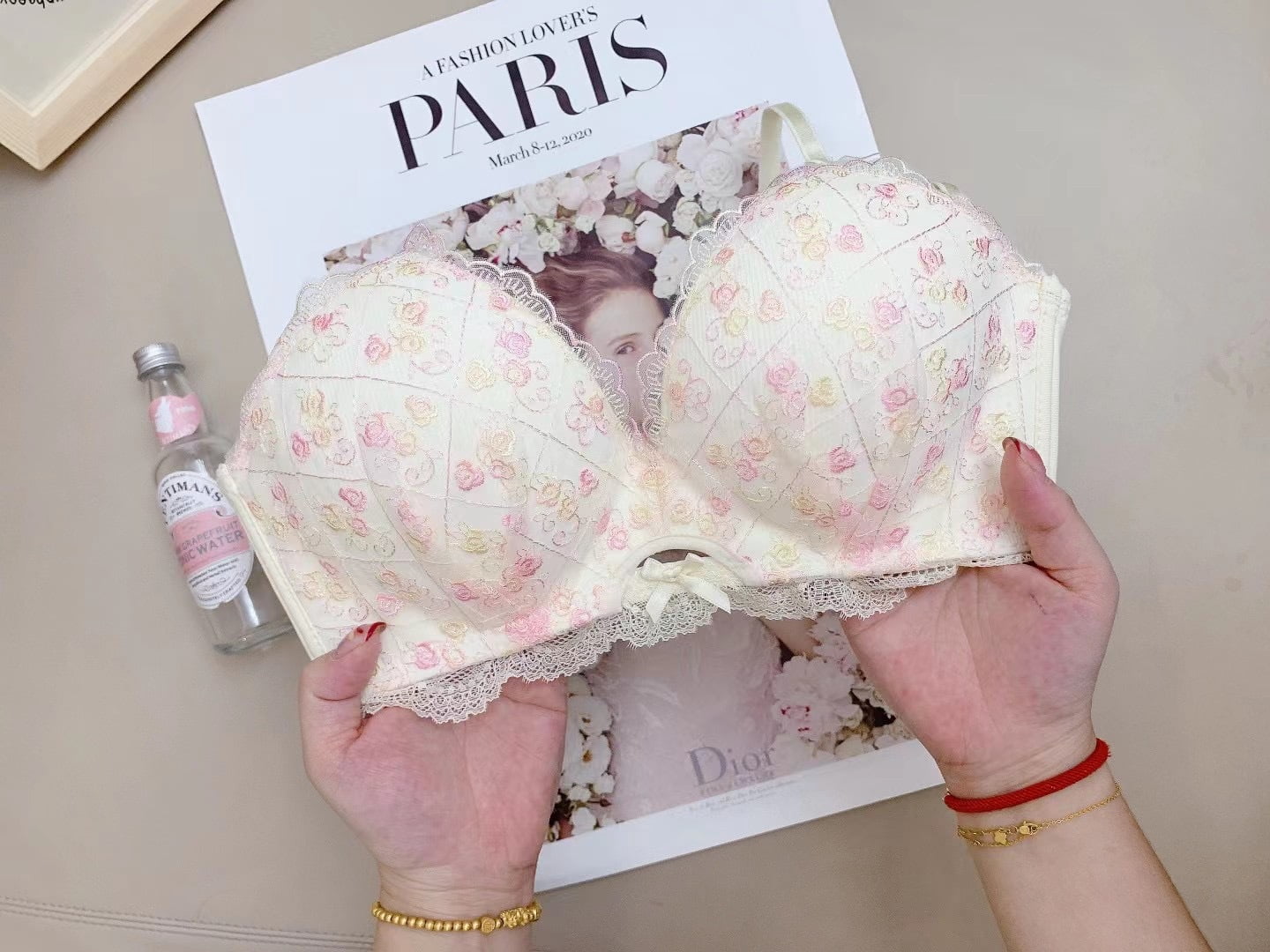 HHH 939 Sweet Girlish Romantic Dopamine Push up Wireless Top Support ...