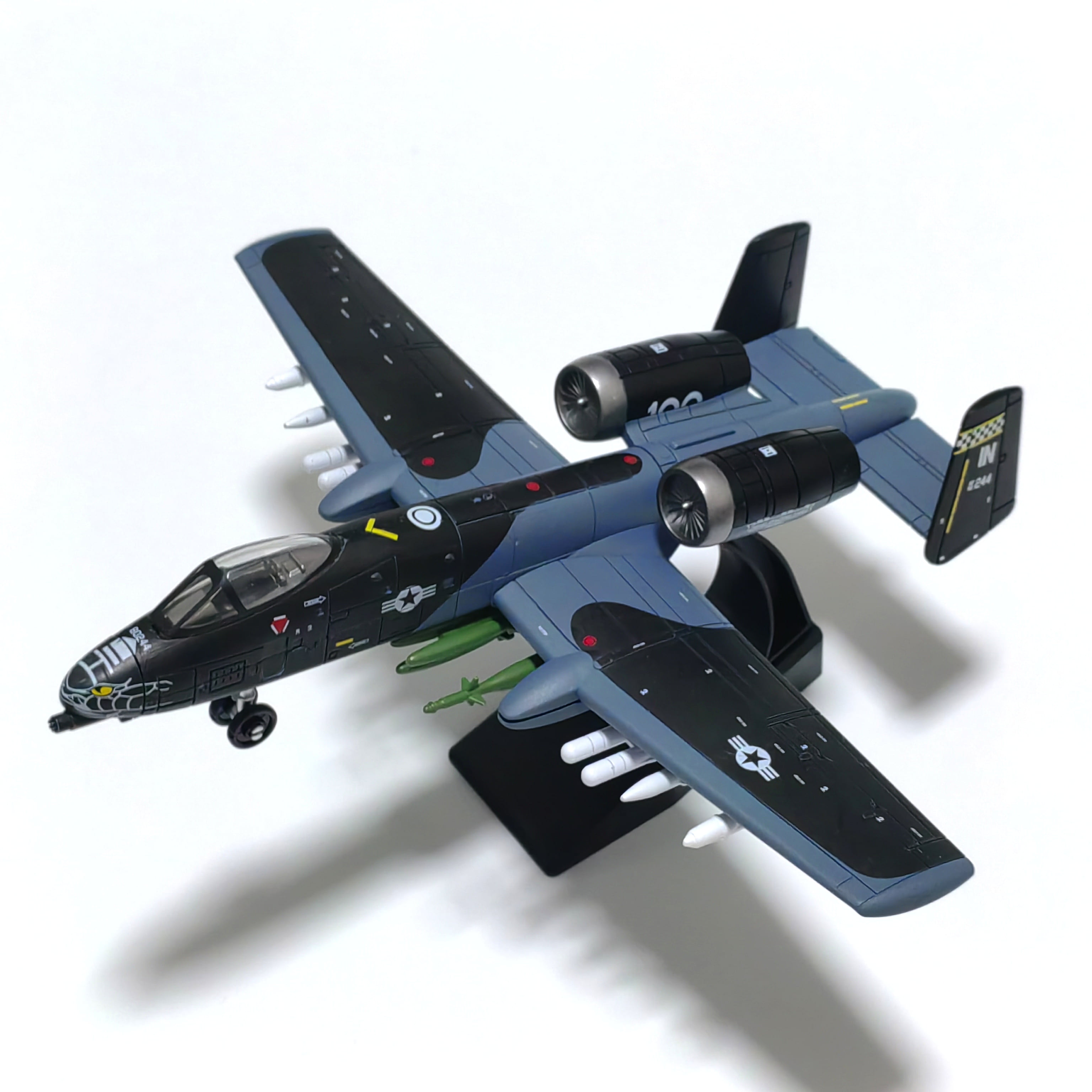 A-10 Fighter 1/72 Plastic Scale Model (including base) Scale model Home ...