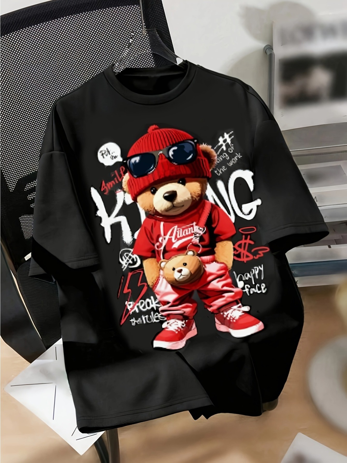A Casual Loose-Fitting Short-Sleeve T-Shirt with a Cartoon Pink Bear ...