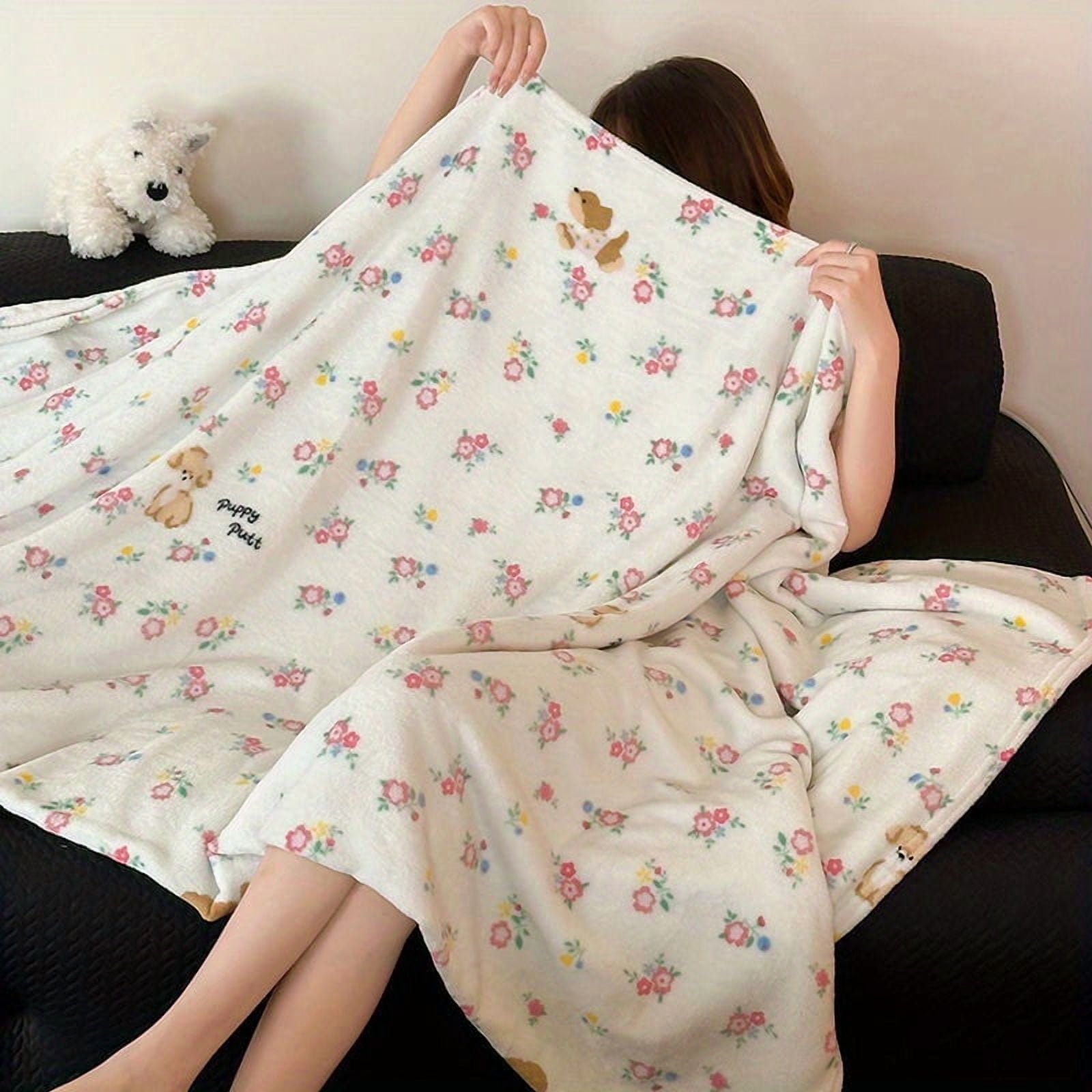 A Cozy Blanket for a Nap in The Air-Conditioned Office, Perfect for The ...