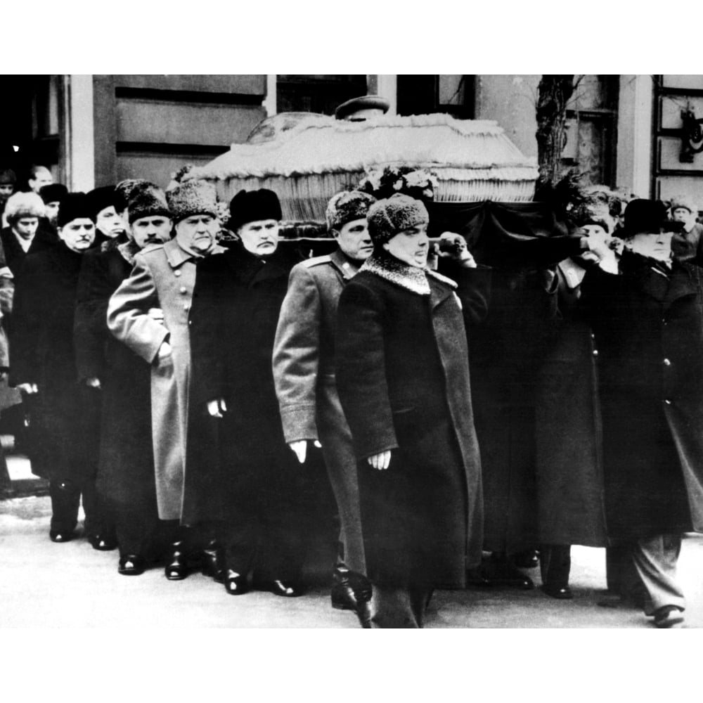 A Group Of Soviet Leaders Carry The Casket Of Josef Stalin To His Tomb ...
