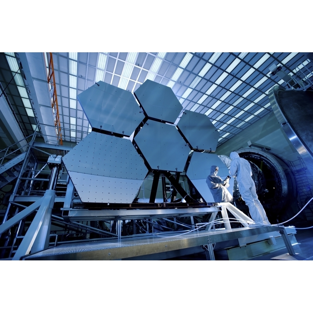 A James Webb Space Telescope array being tested in the X-ray and ...